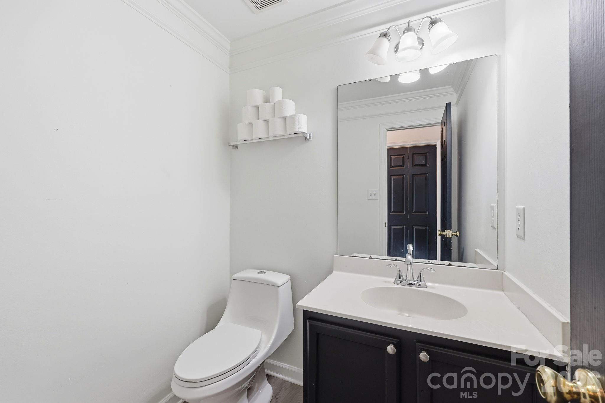 Home for sale at 5423 Starflower Drive, Charlotte, NC — photo 16 of 46