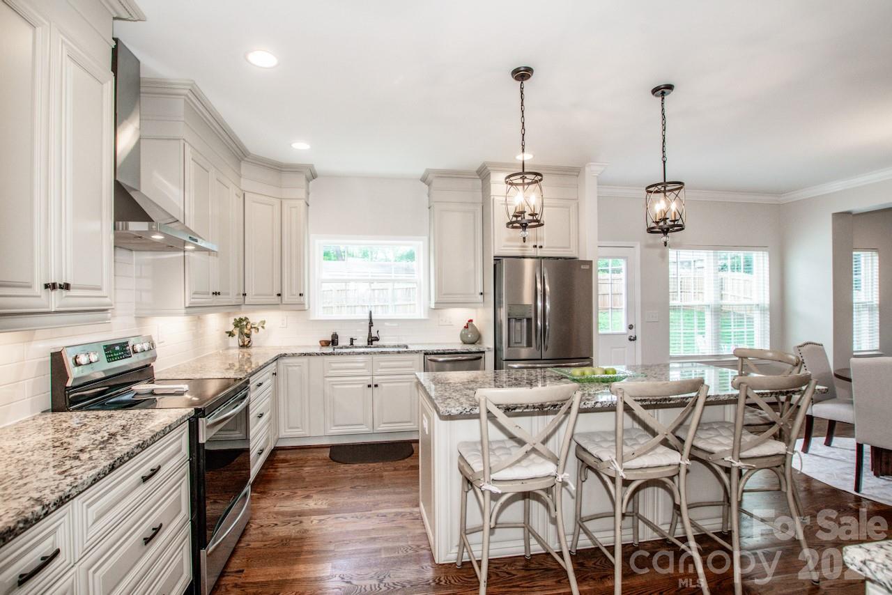 Photo 15 of 3211 Oakdale Road, Charlotte, NC