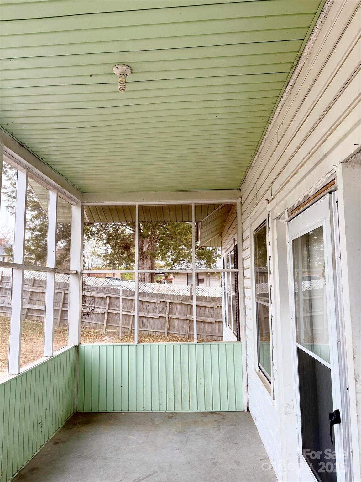 8 Maple Street, Great Falls, SC - photo 2 of 16