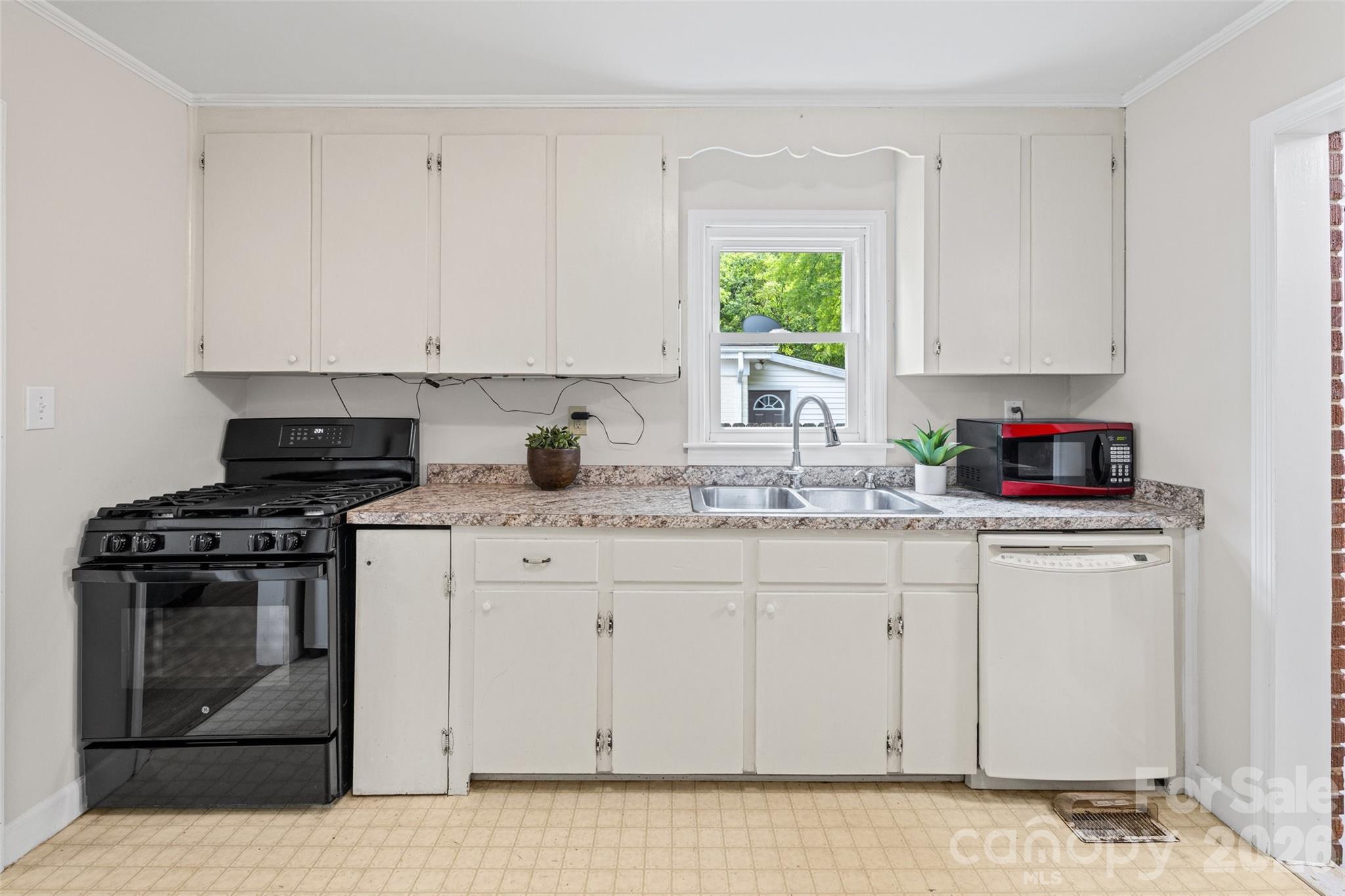 Photo 8 of 2242 Markham Court, Charlotte, NC