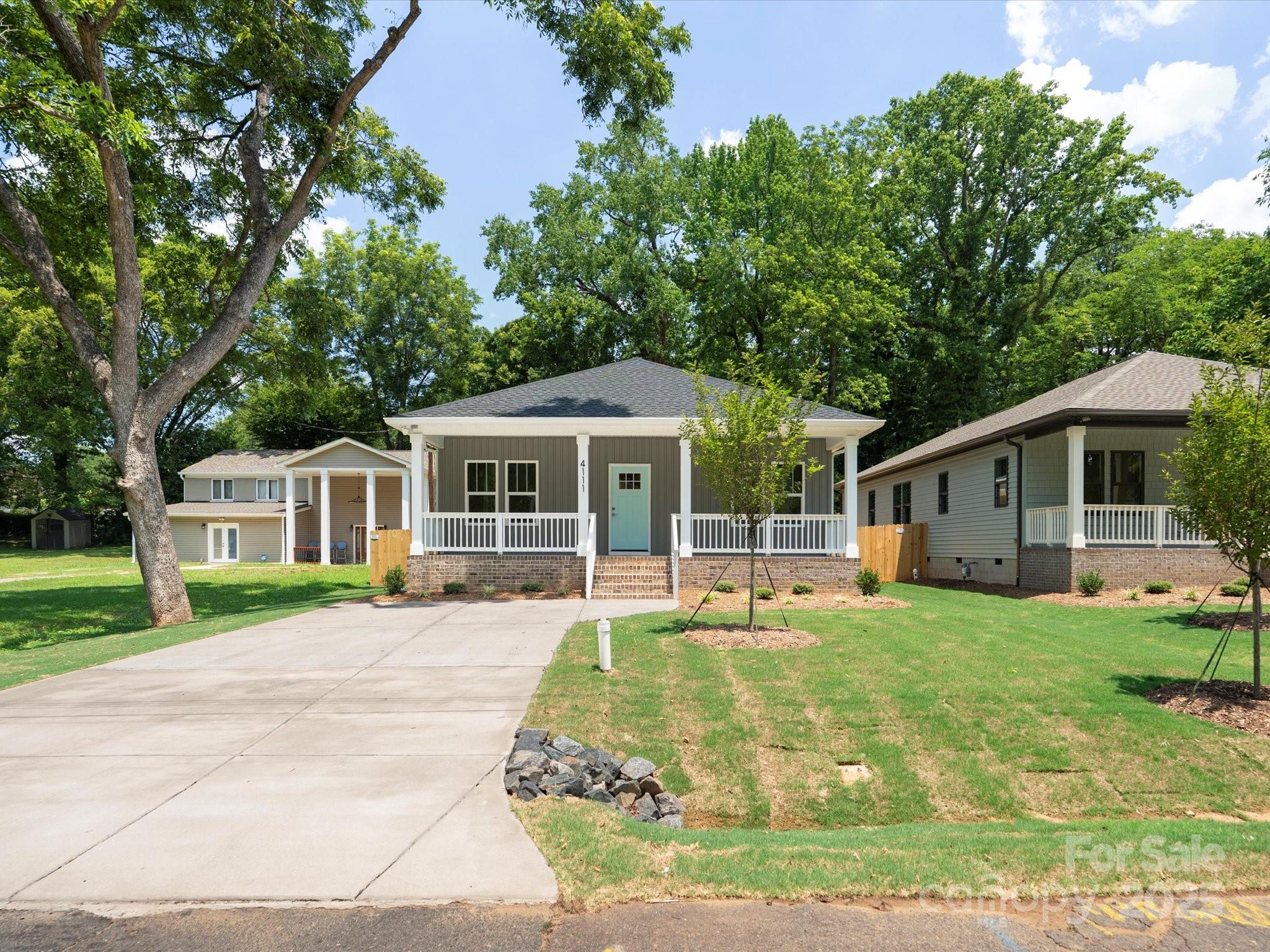 Photo 2 of 4111 Rutgers Avenue, Charlotte, NC