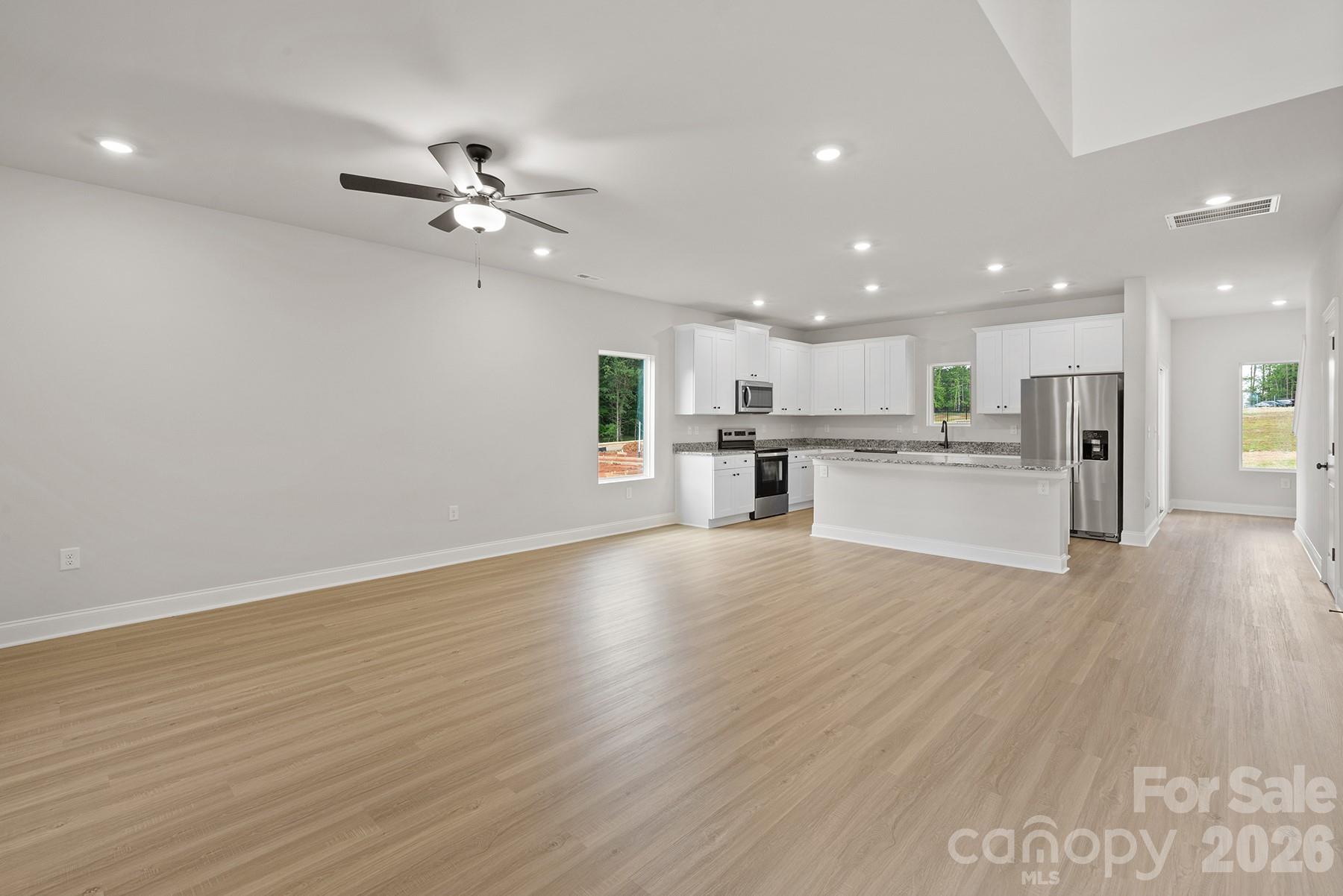 Photo 4 of 6513 Fairford Drive, Charlotte, NC