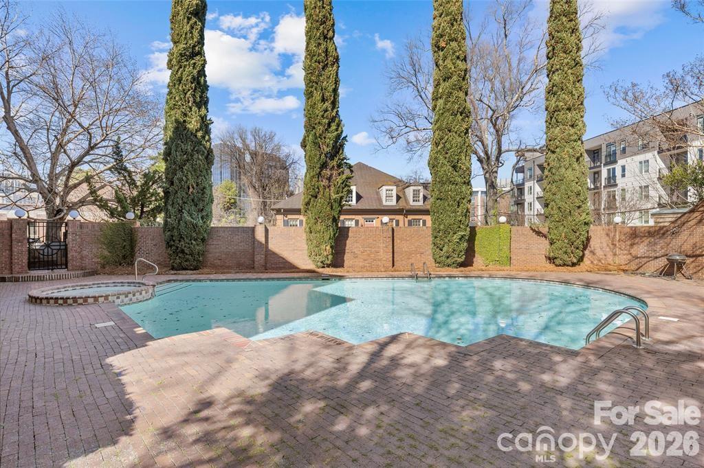 Photo 16 of 1109 E Morehead Street16, Charlotte, NC