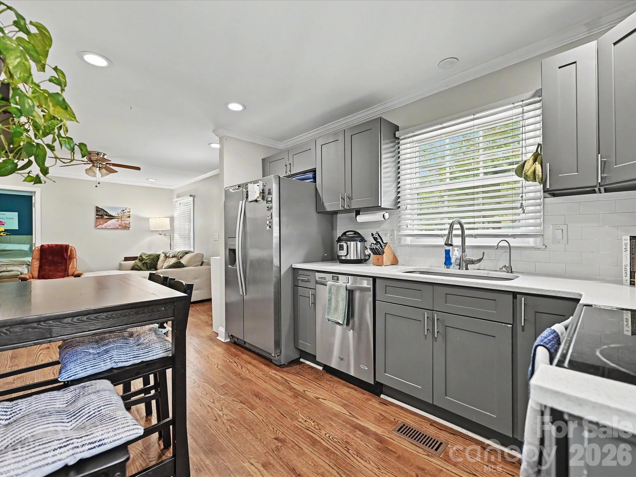 115 N Gardner Avenue, Charlotte, NC - photo 7 of 22