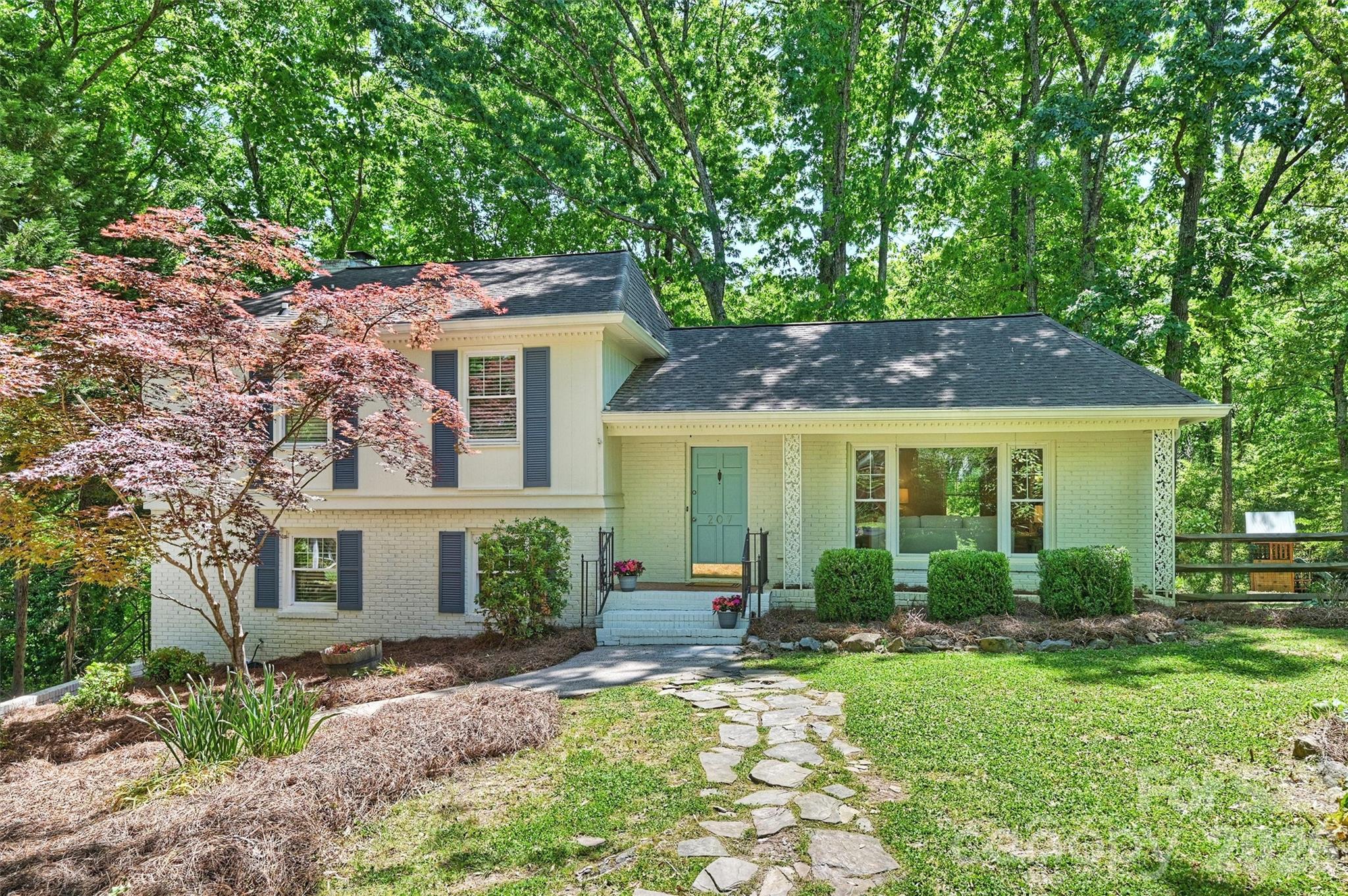 Exterior of 207 Byswick Place, Charlotte, NC