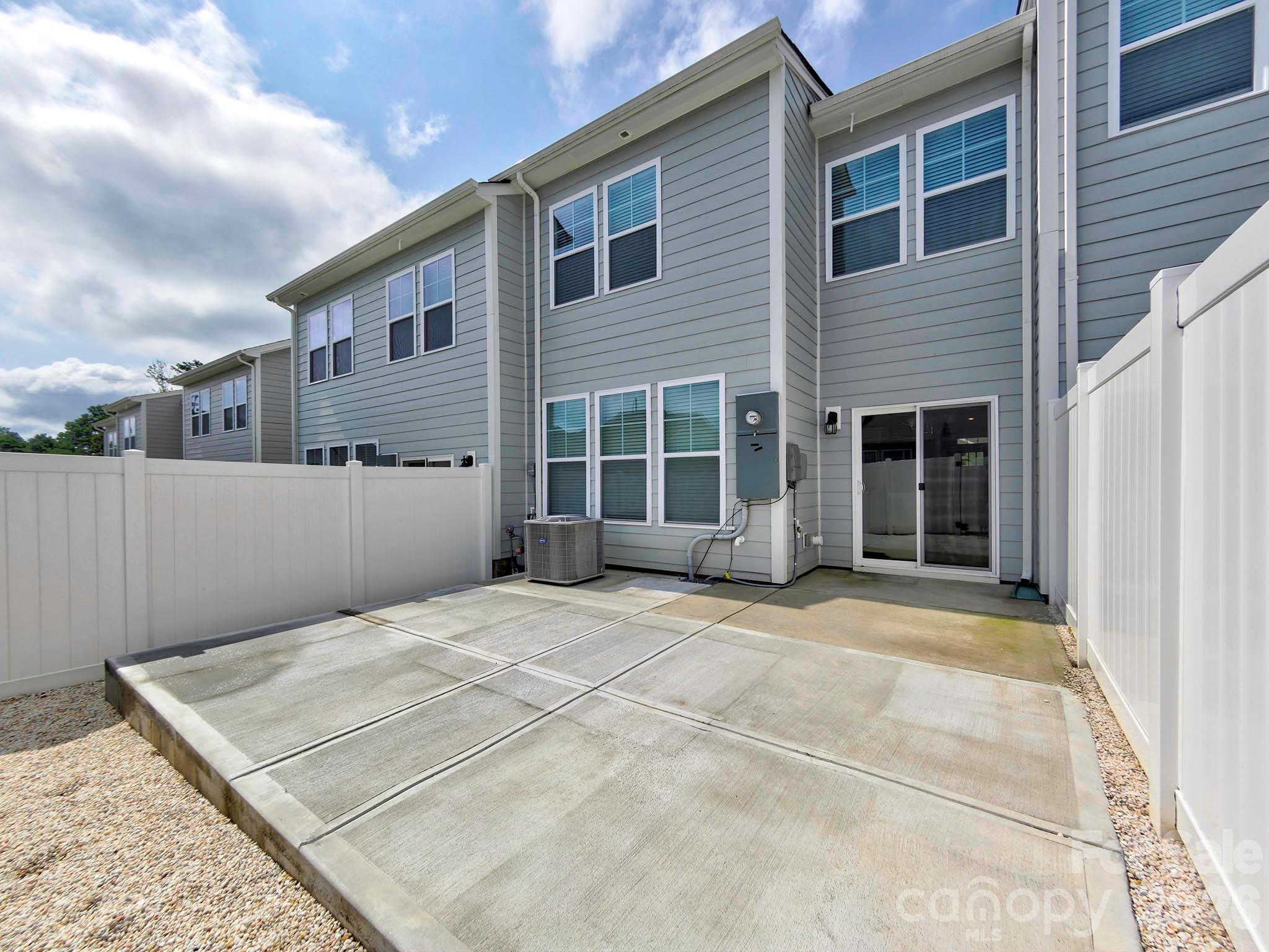 915 Emma Kate Court, Lake Wylie, SC - photo 31 of 42