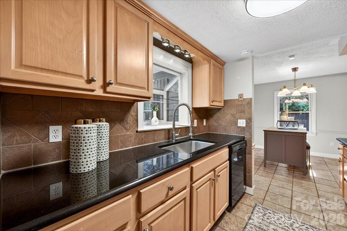4330 Brookfield Drive, Charlotte, NC - photo 19 of 49