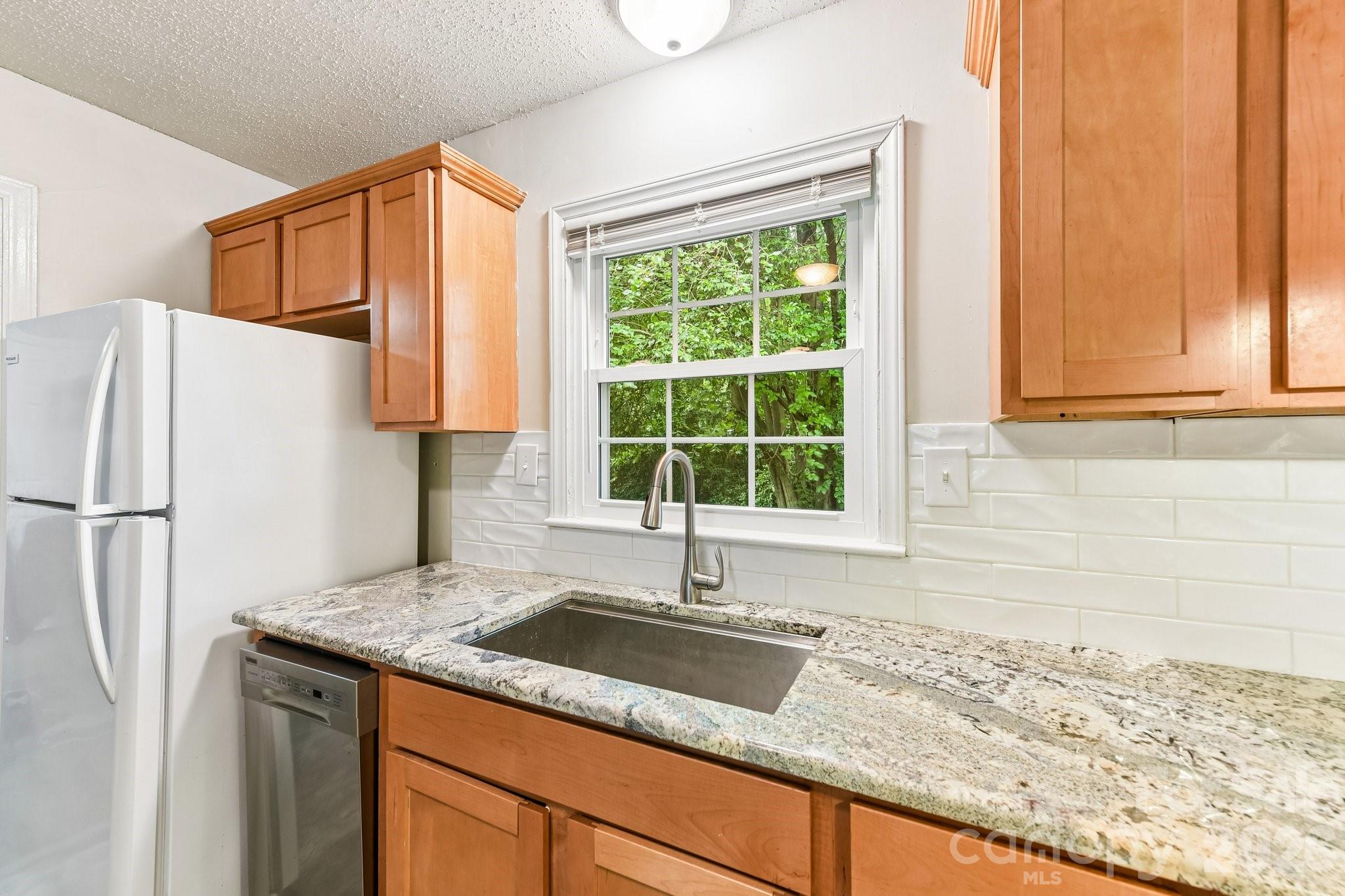 Home for sale at 933 Clanton Road, Charlotte, NC — photo 9 of 25