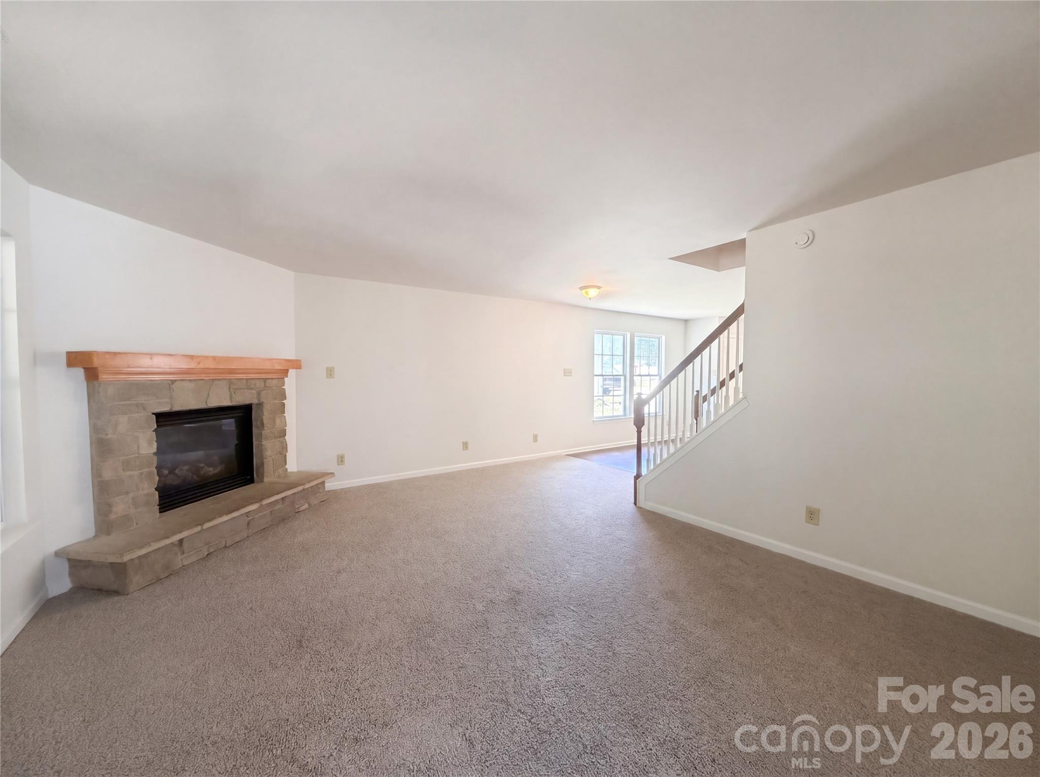 Photo 3 of 6734 Wandering Creek Drive, Charlotte, NC