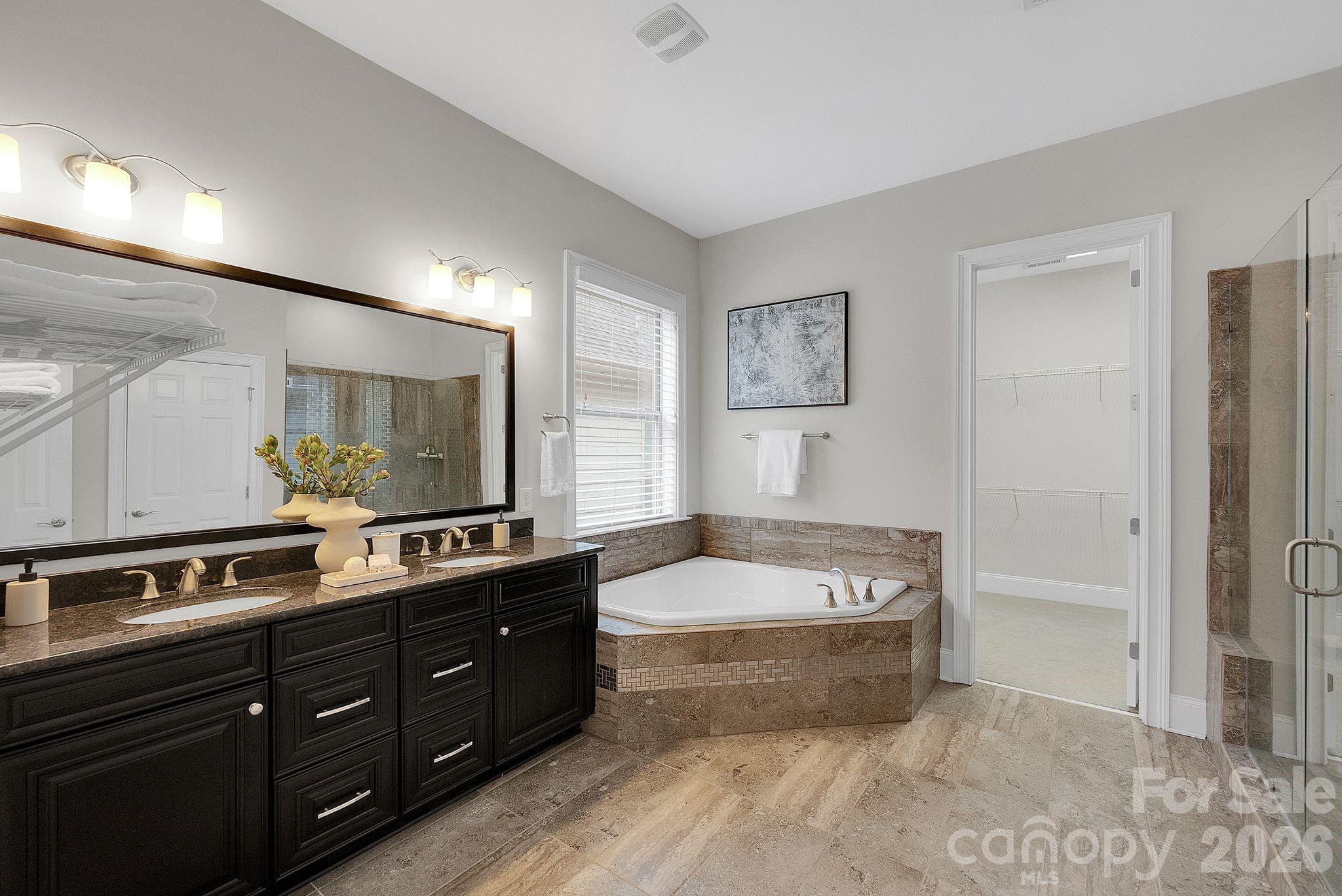 Photo 17 of 14920 High Bluff Court, Charlotte, NC