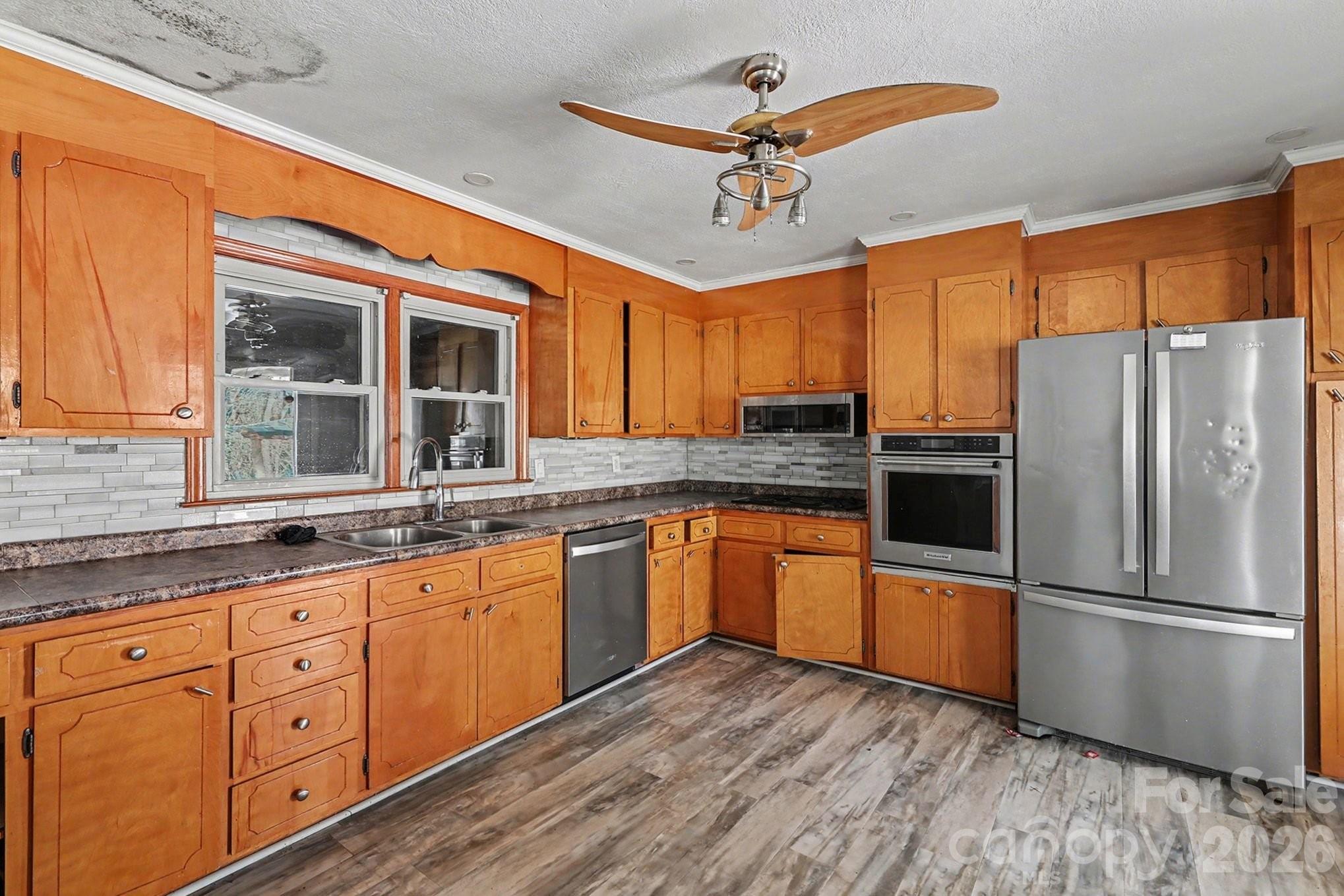 Photo 3 of 213 Lakeview Drive, Harrisburg, NC