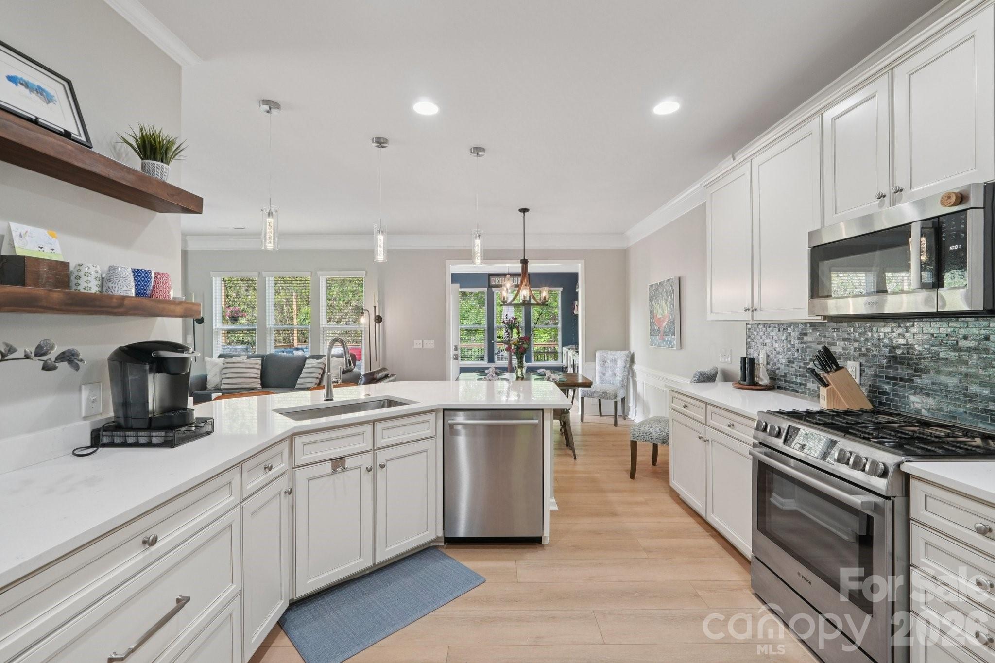 Photo 4 of 4818 Fonthill Lane, Charlotte, NC