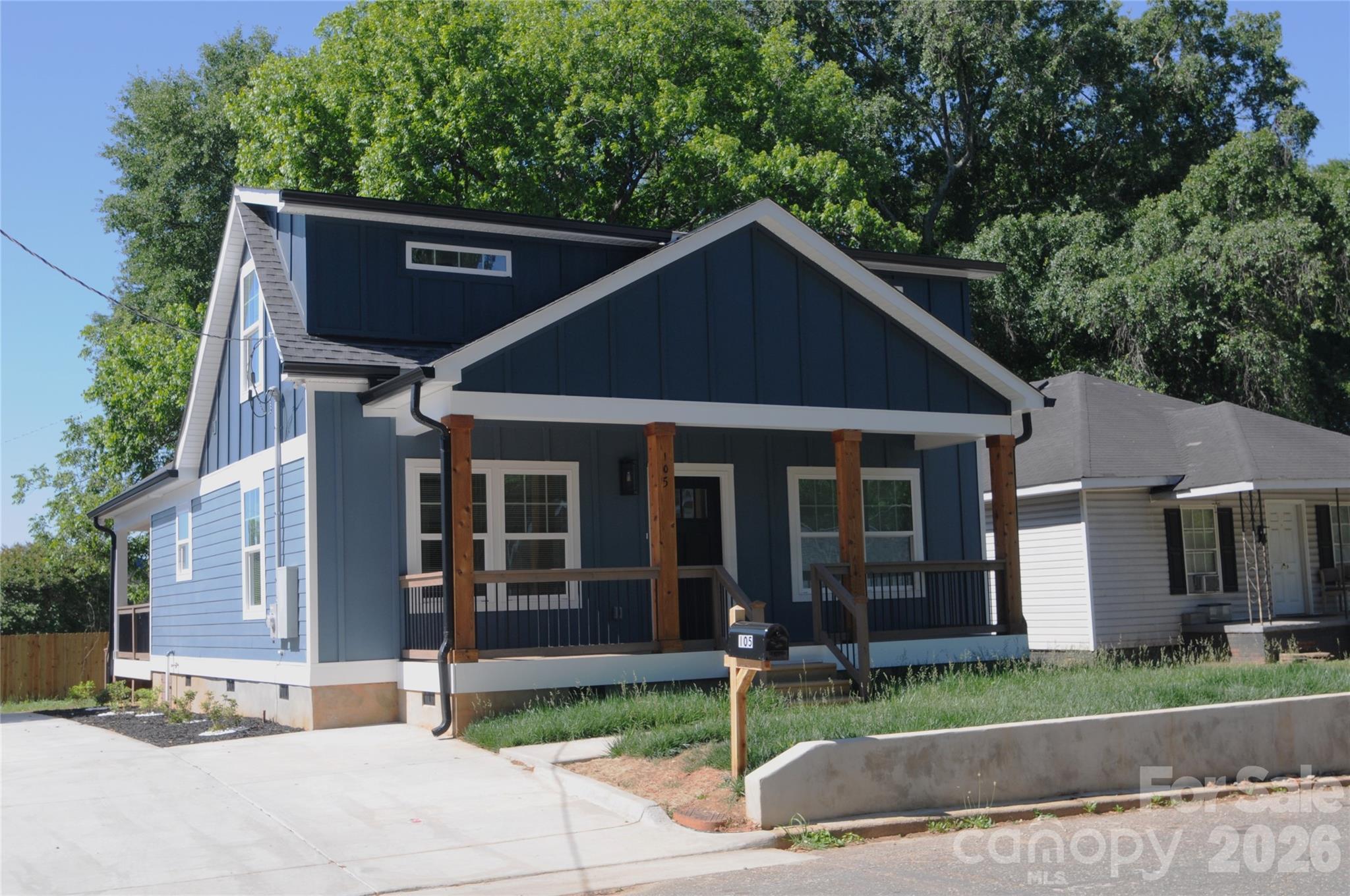 Exterior of 105 W 6th Avenue, Gastonia, NC