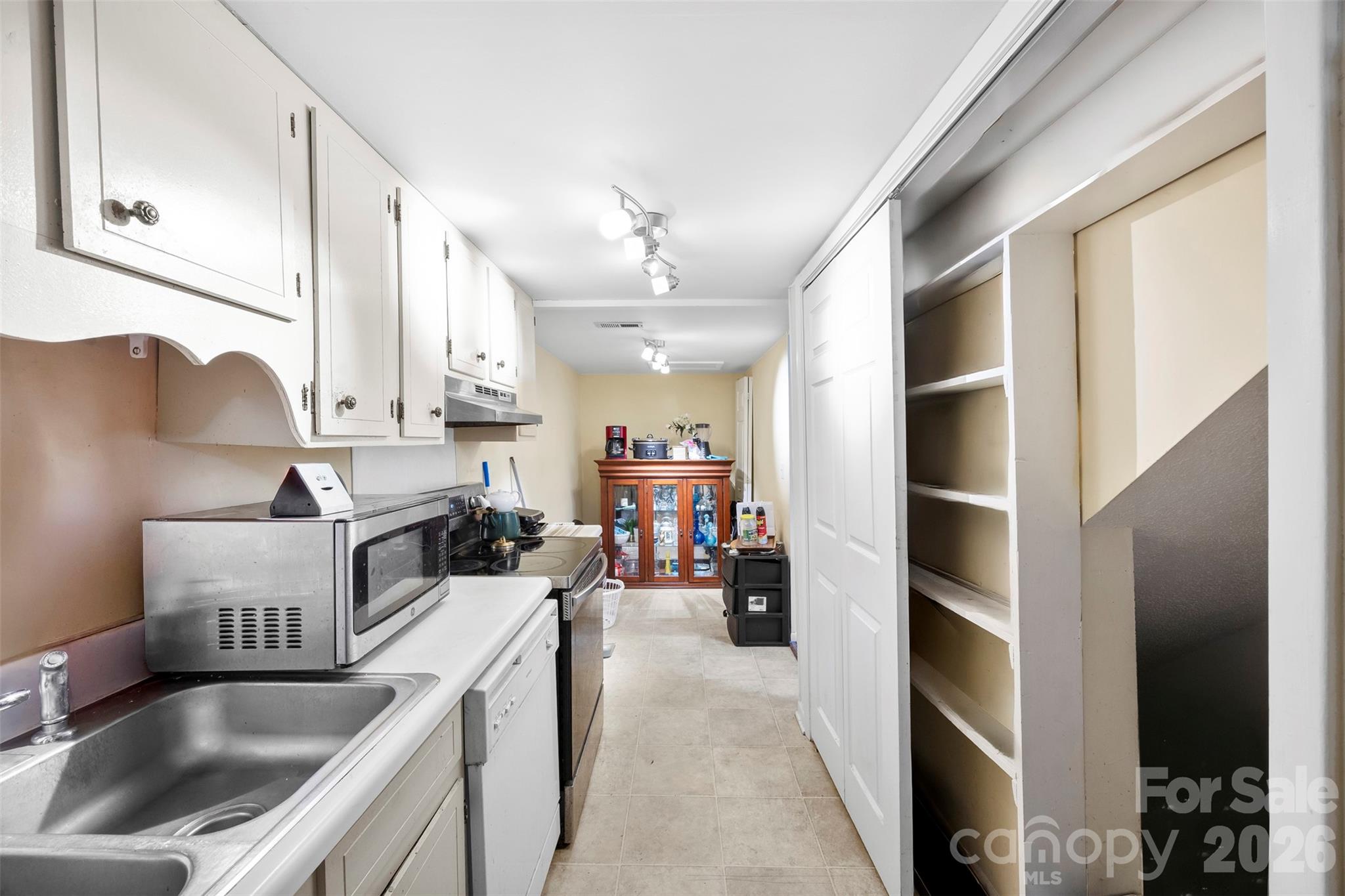 Photo 7 of 7130 Stonington Lane, Charlotte, NC