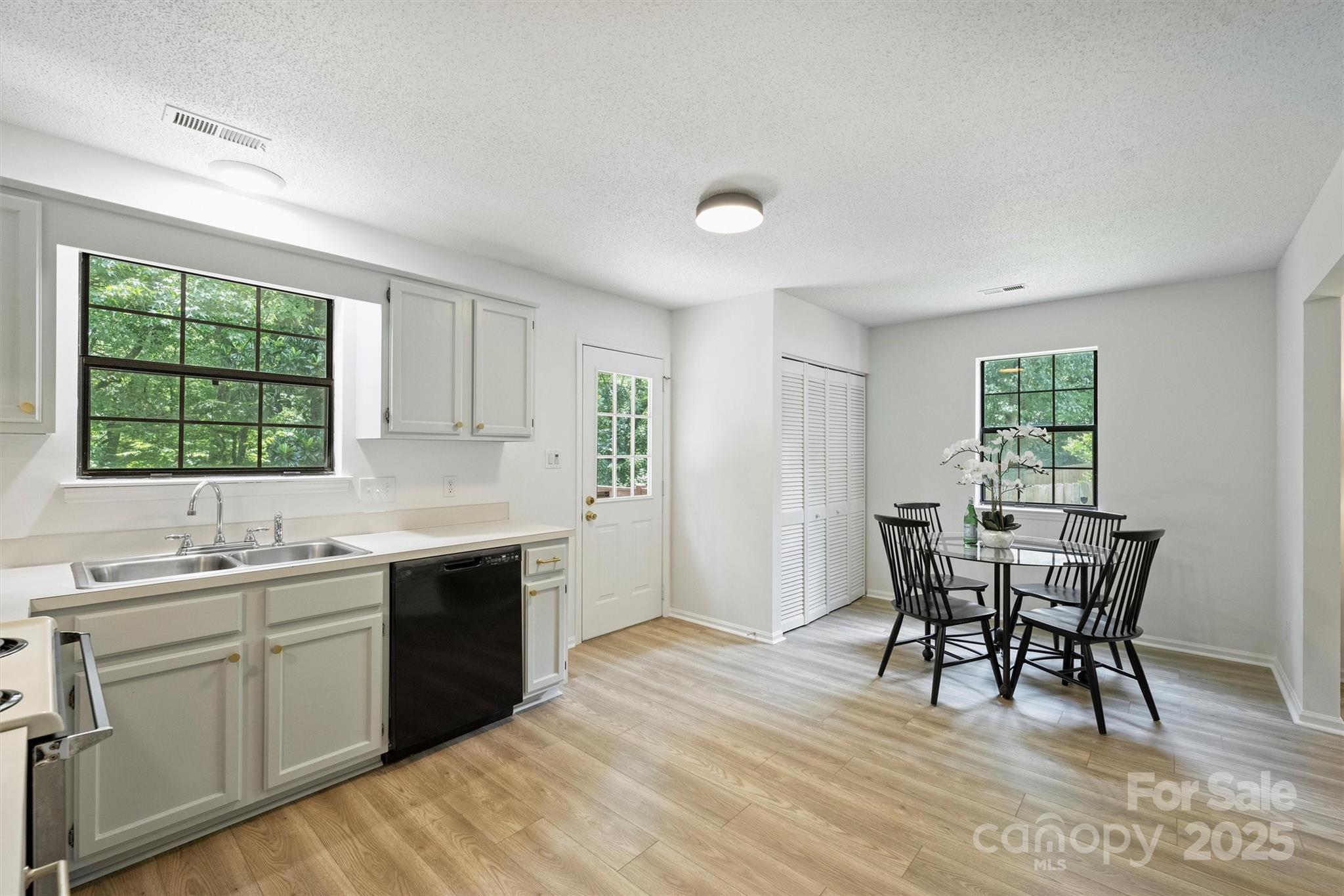 6115 Coltswood Court, Charlotte, NC - photo 15 of 39