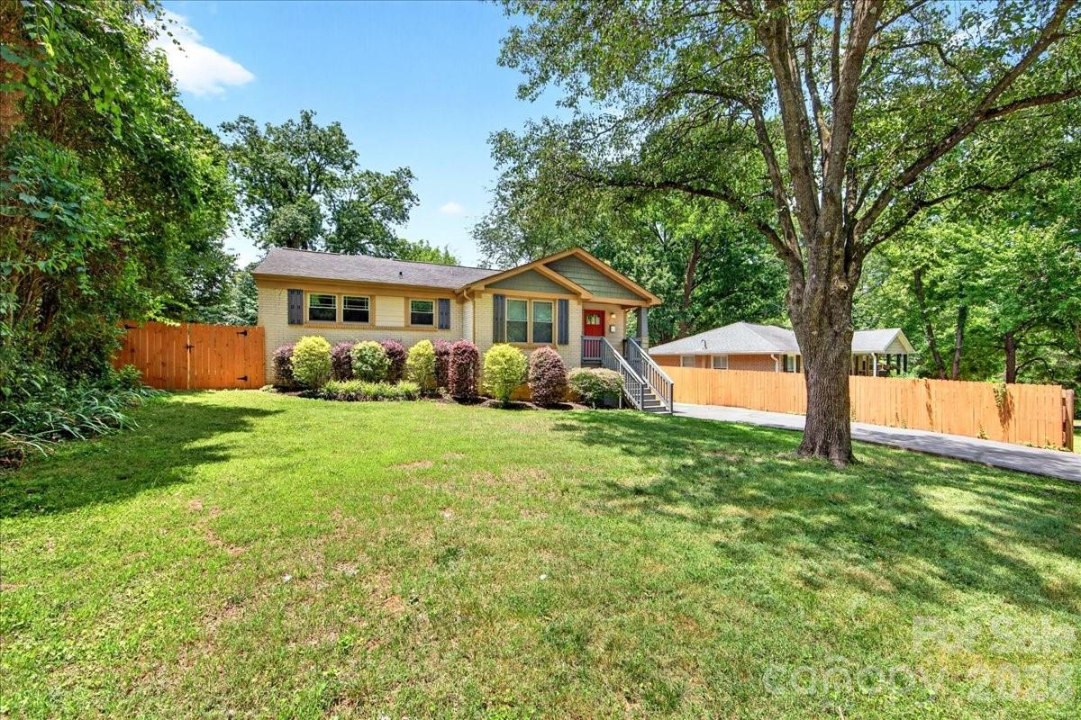 Home for sale at 2120 Dalehurst Drive, Charlotte, NC — photo 2 of 40
