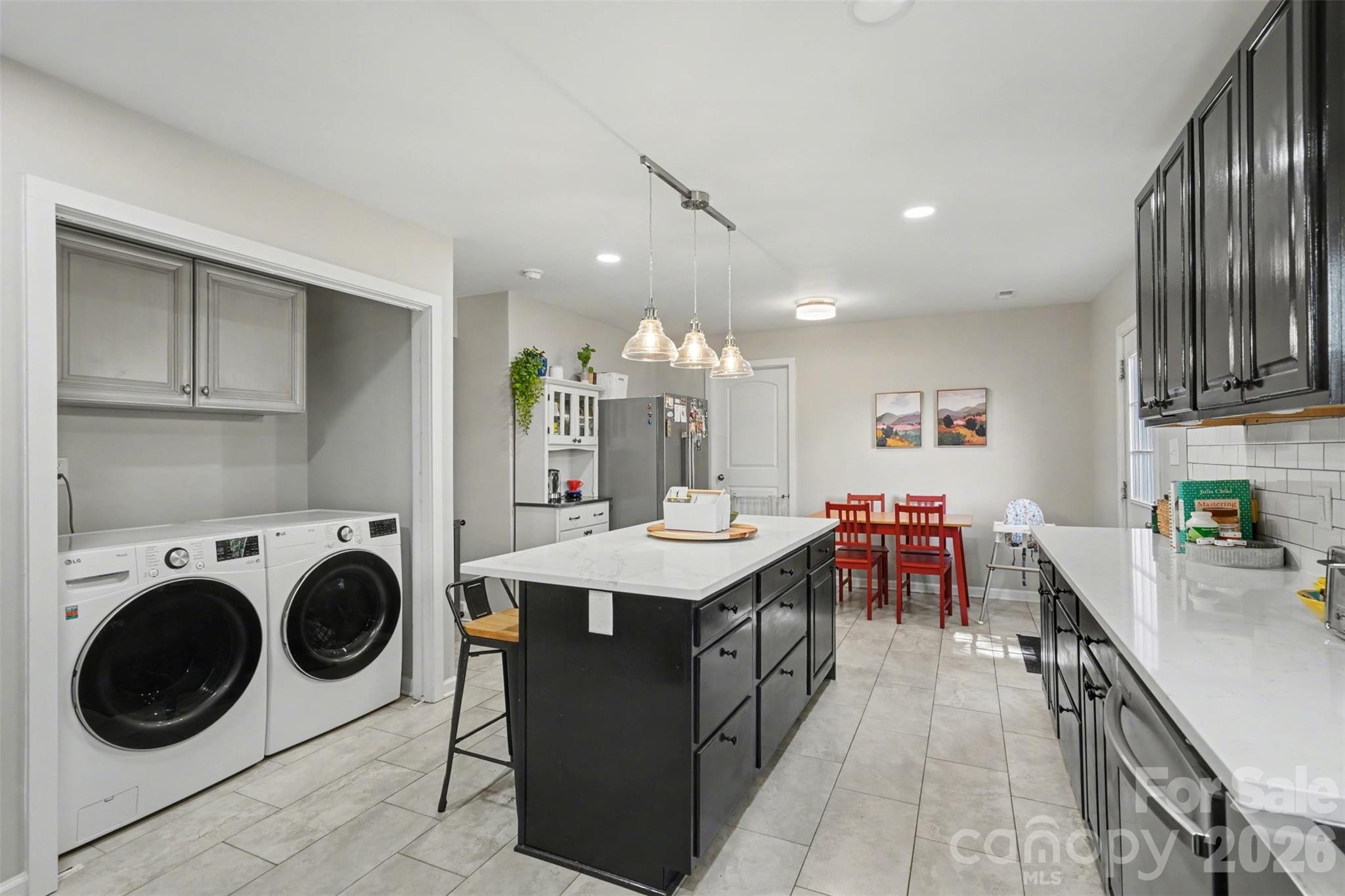 204 N Oak Street, Lowell, NC - photo 10 of 22