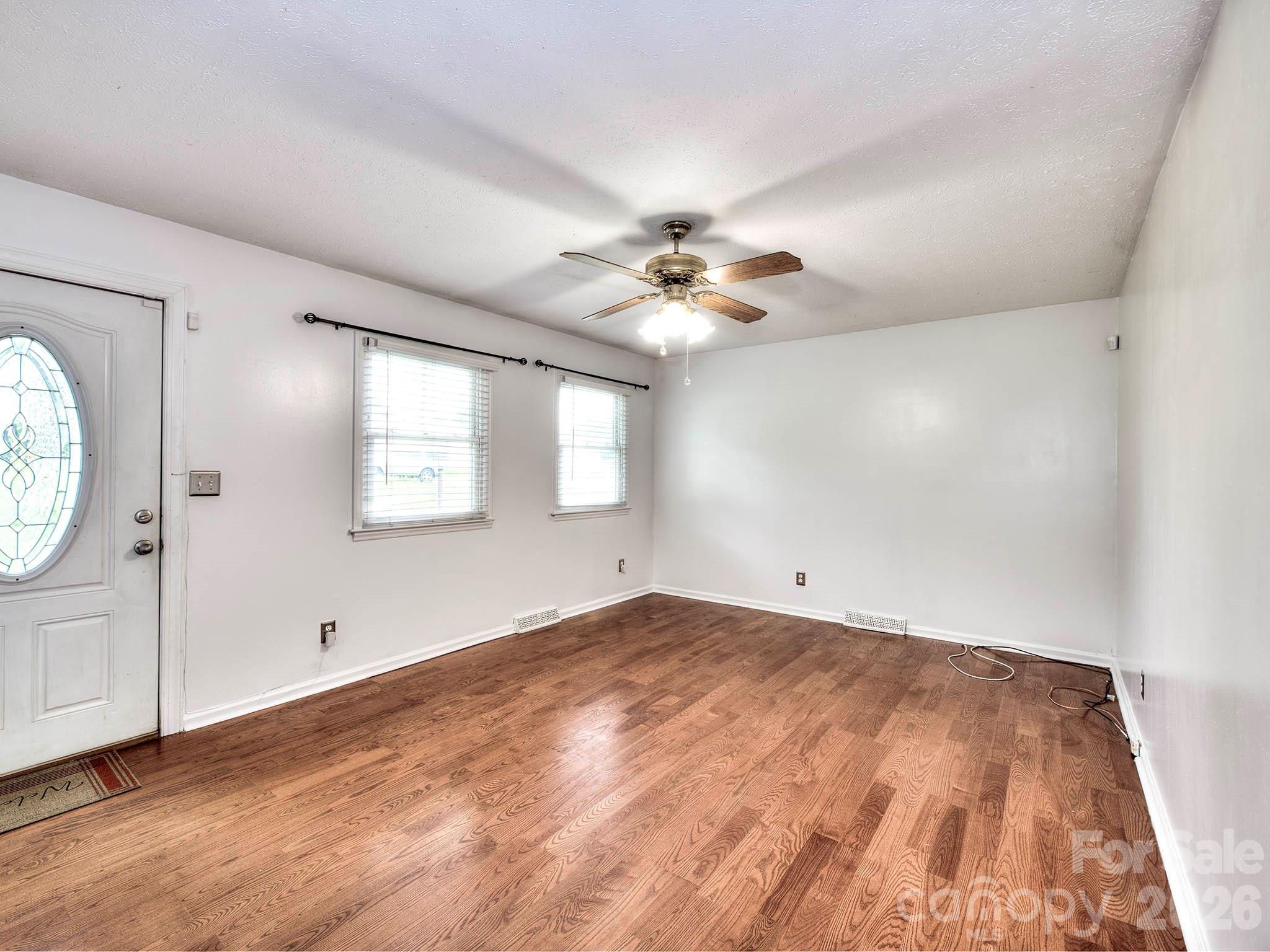109 Oxford Street, Shelby, NC - photo 4 of 36
