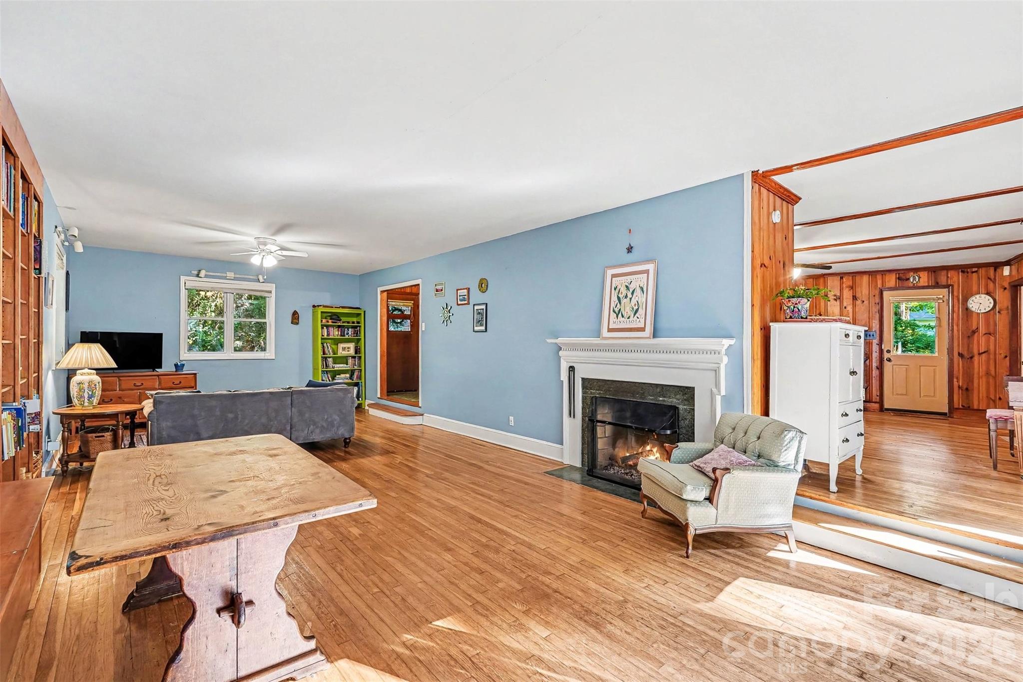 812 Saint Michaels Lane, Gastonia, NC - photo 3 of 36
