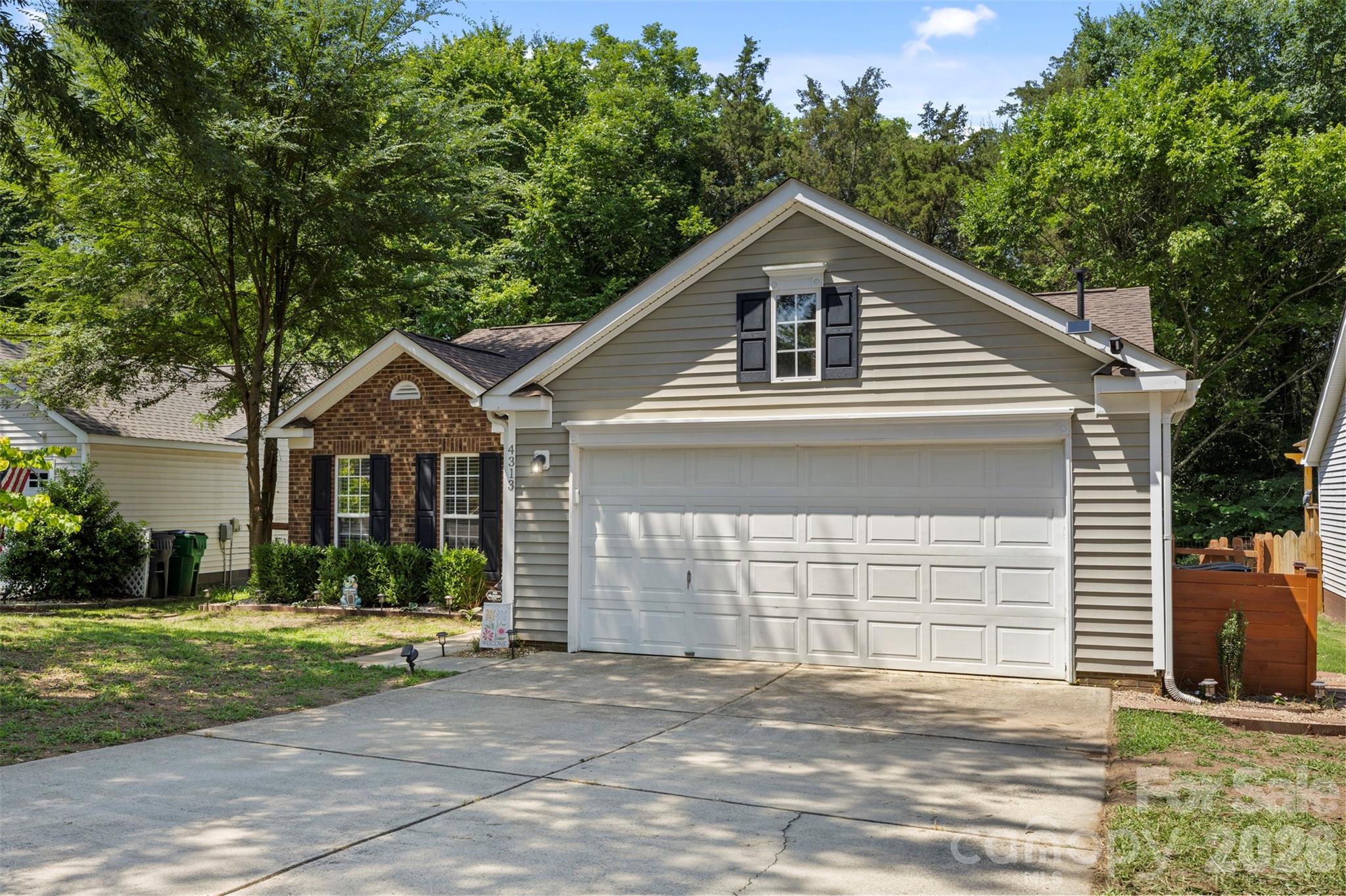 Photo 4 of 4313 Bubbling Brook Court, Charlotte, NC