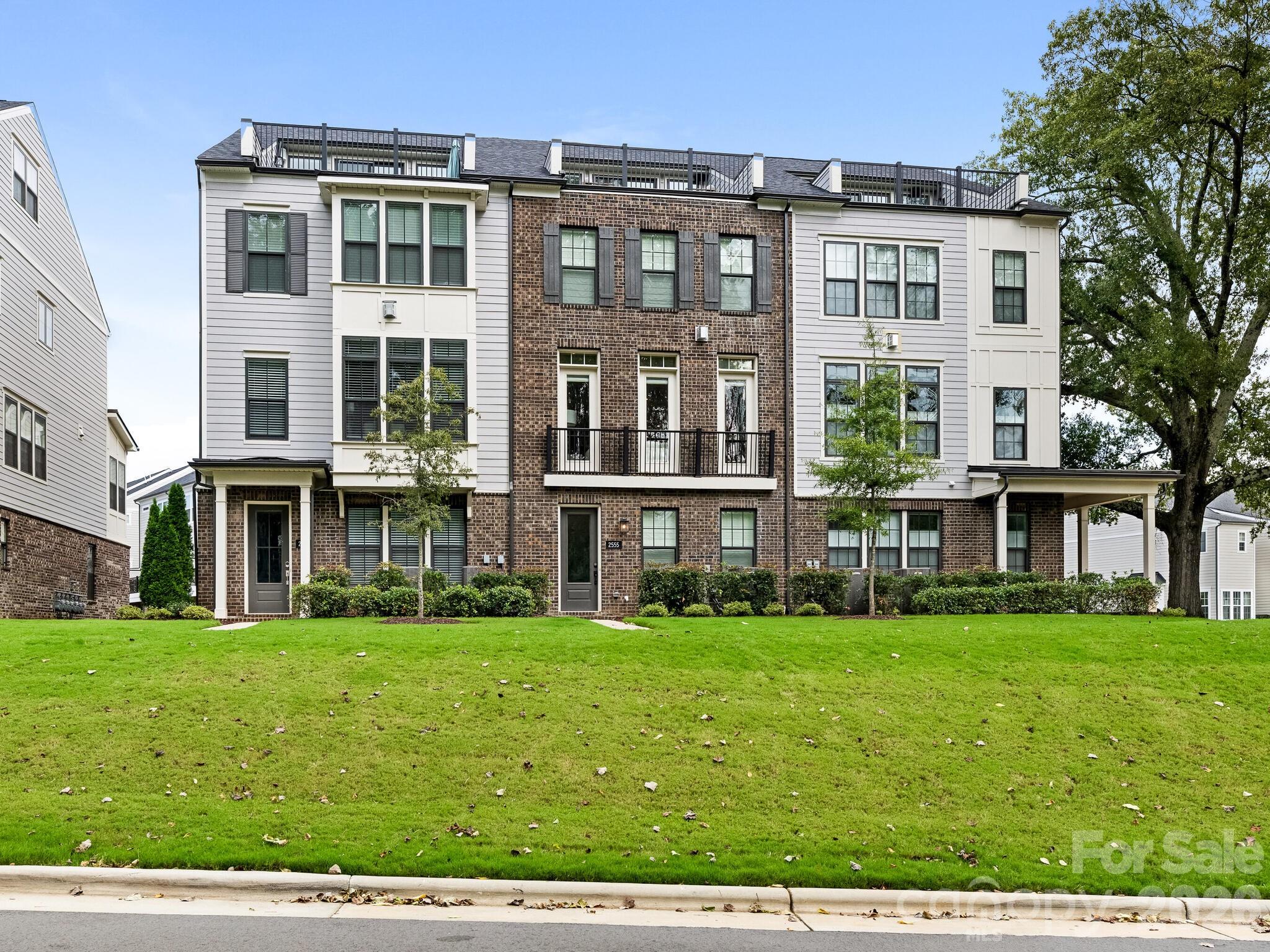 2555 Deacon Avenue, Charlotte, NC