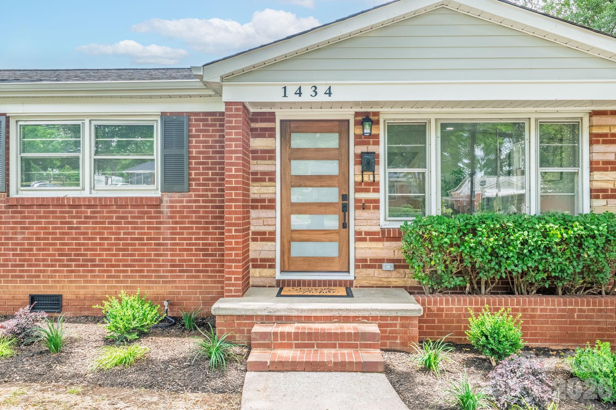 Photo 4 of 1434 Waddell Street, Charlotte, NC