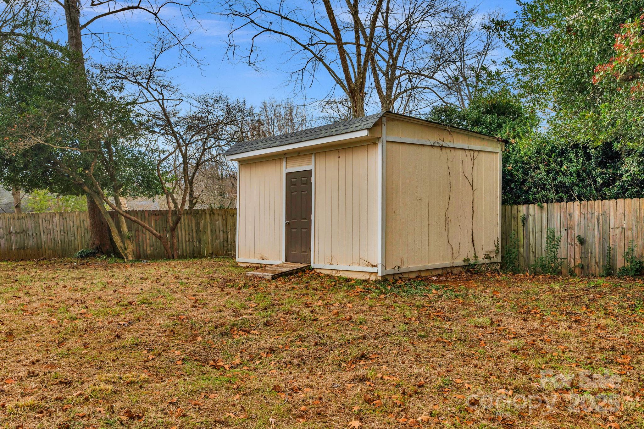 Photo 40 of 6109 Tartan Green Court, Charlotte, NC