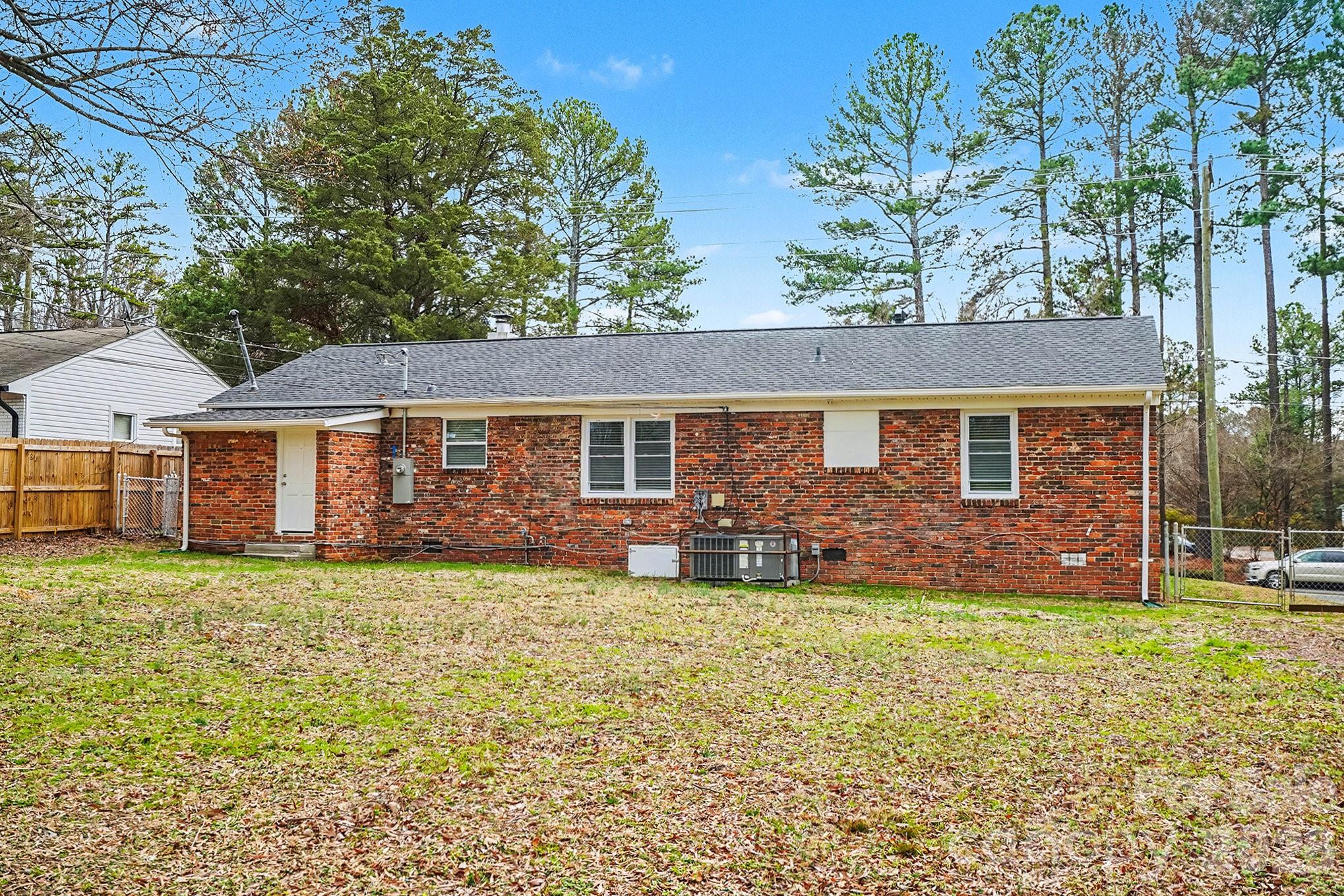 3431 Shamrock Drive, Charlotte, NC - photo 25 of 27