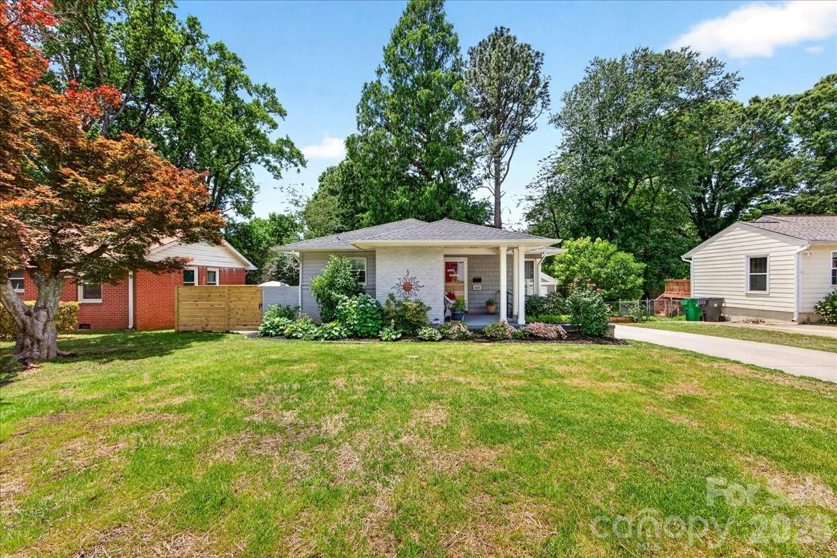 Photo 2 of 3425 Airlie Street, Charlotte, NC