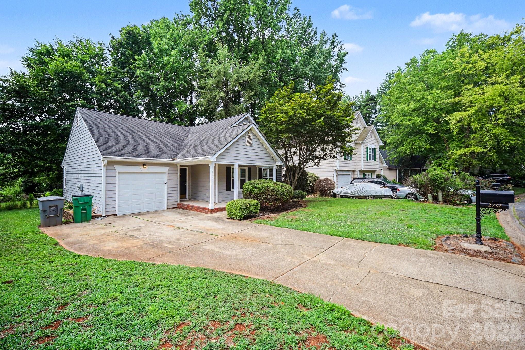 Photo 2 of 2732 Black Walnut Lane, Charlotte, NC