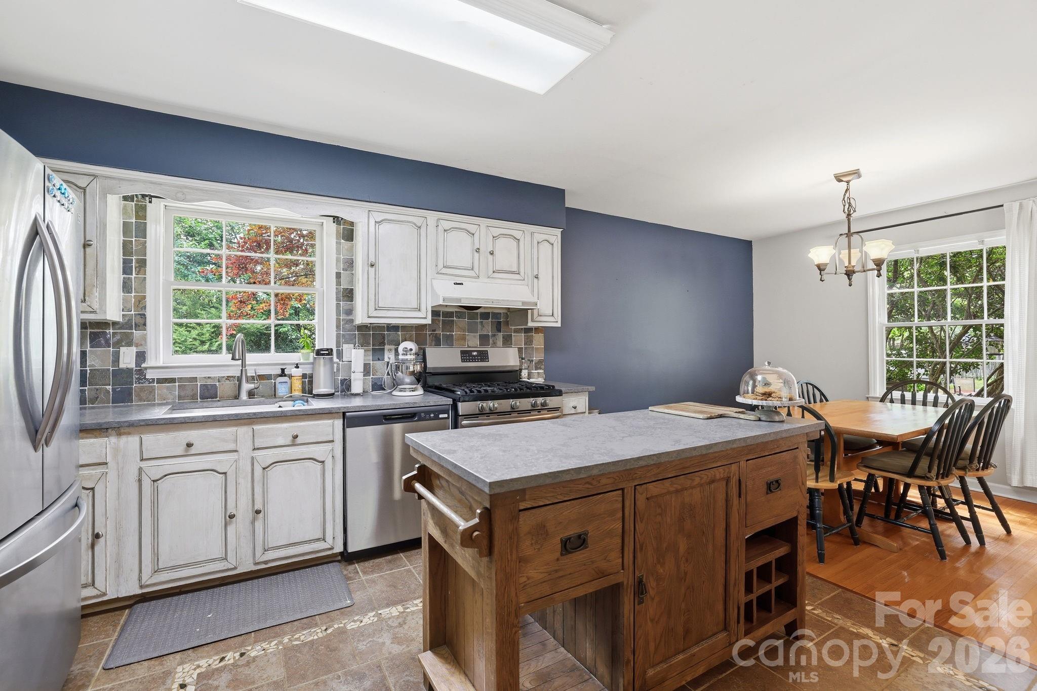 Photo 7 of 7419 Meadowdale Lane, Charlotte, NC