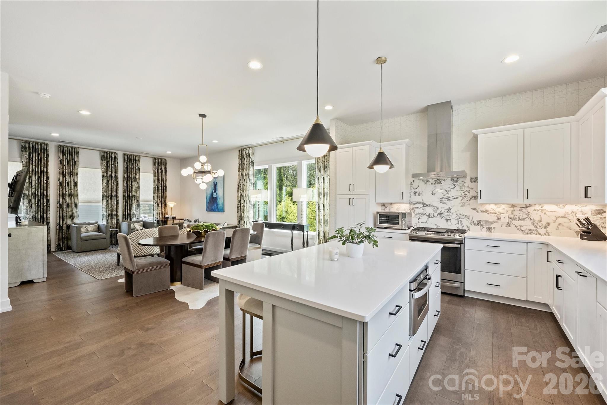 Photo 11 of 1500 Hawthorne LaneA, Charlotte, NC