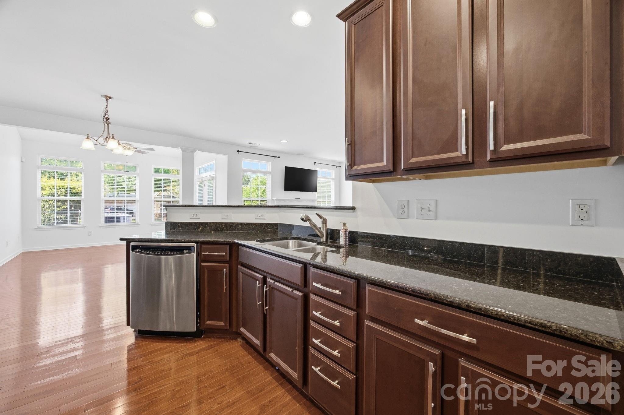 Photo 7 of 2162 Belle Vernon Avenue, Charlotte, NC