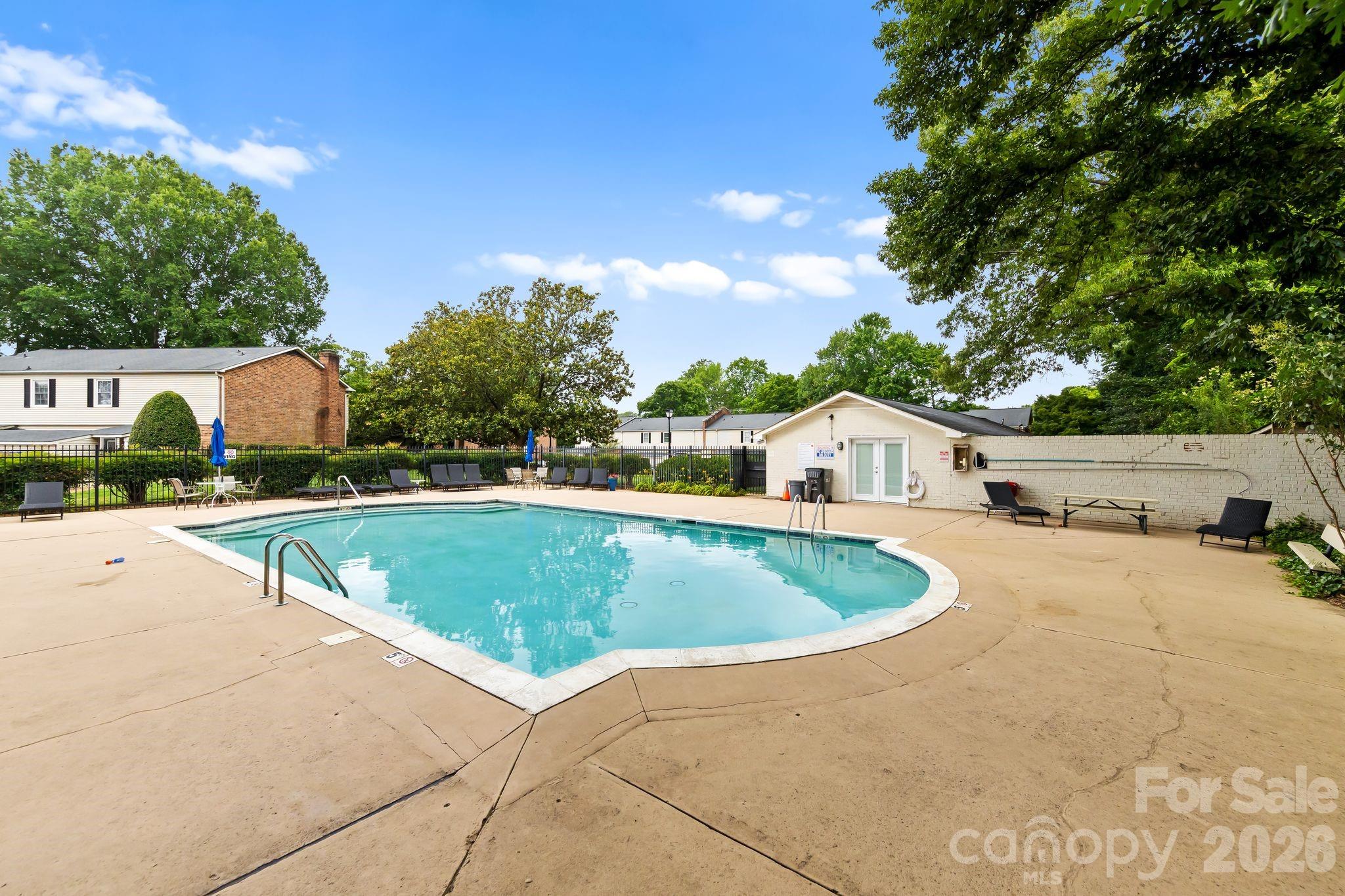 Photo 35 of 5941 Quail Hollow RoadE, Charlotte, NC