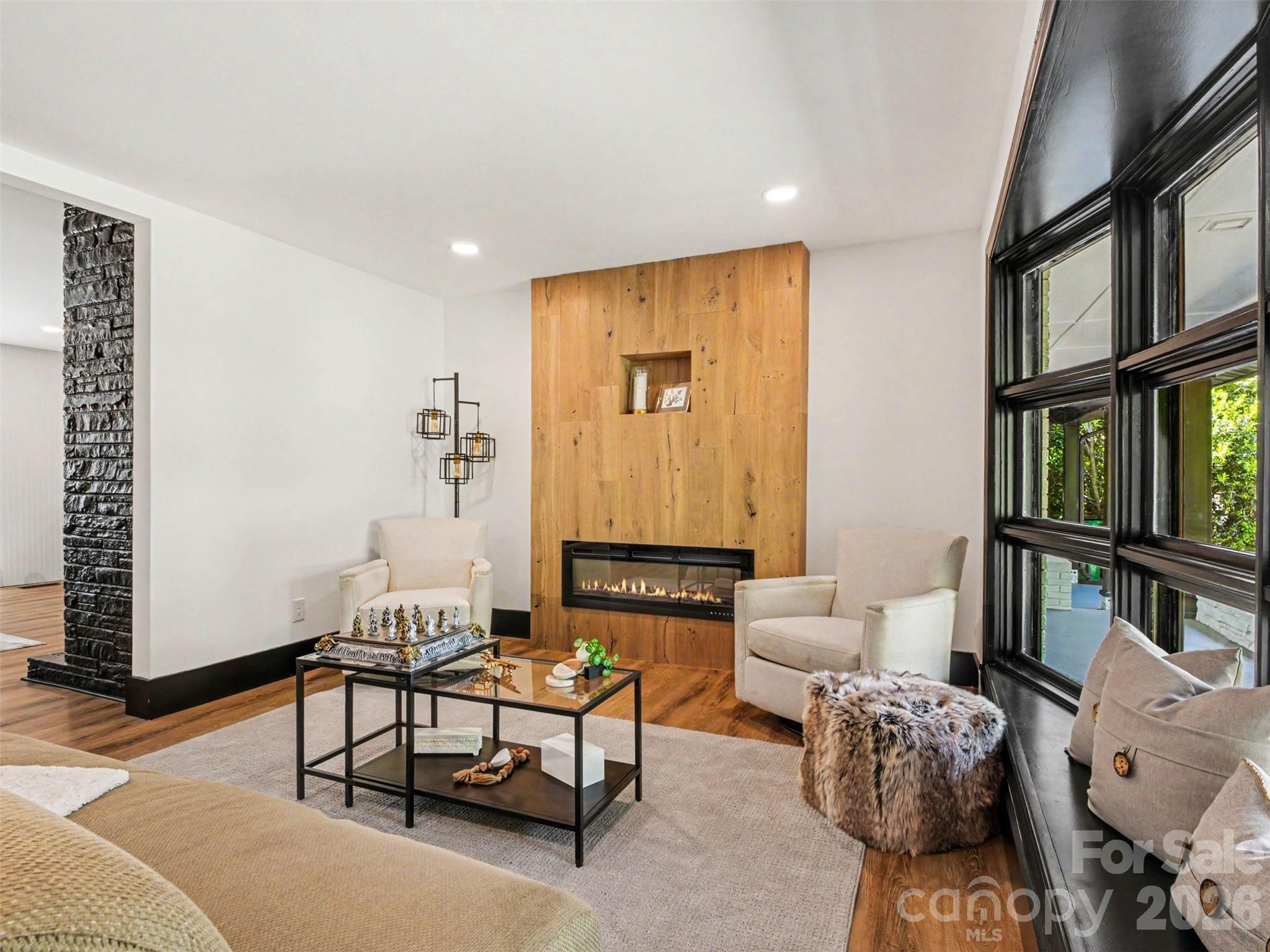 Photo 10 of 1831 Elizabeth Oaks Avenue, Charlotte, NC