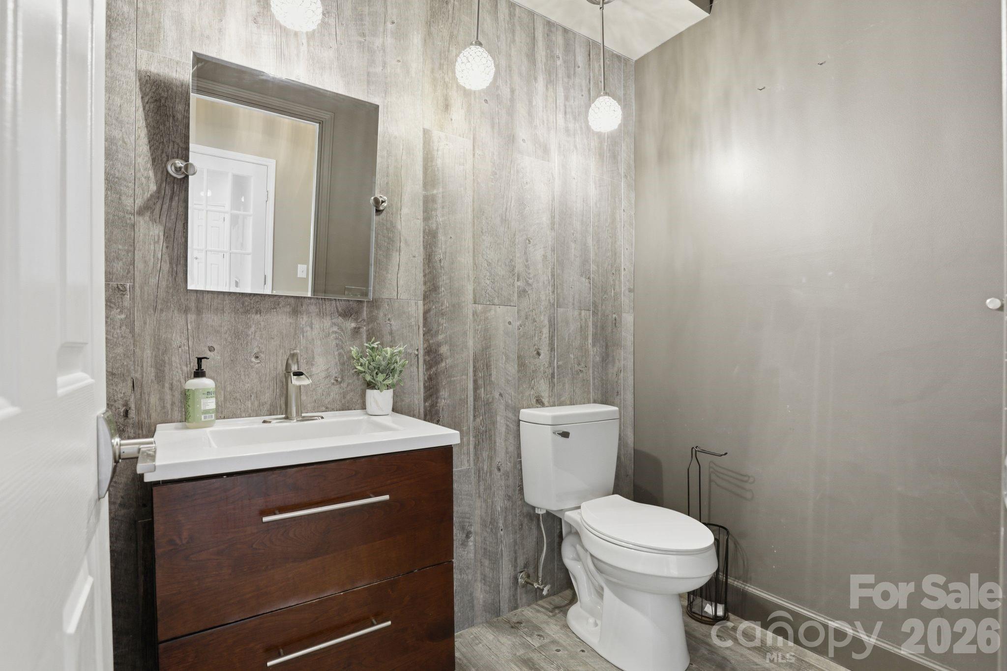 Photo 18 of 3909 Meadow Green Drive, Charlotte, NC