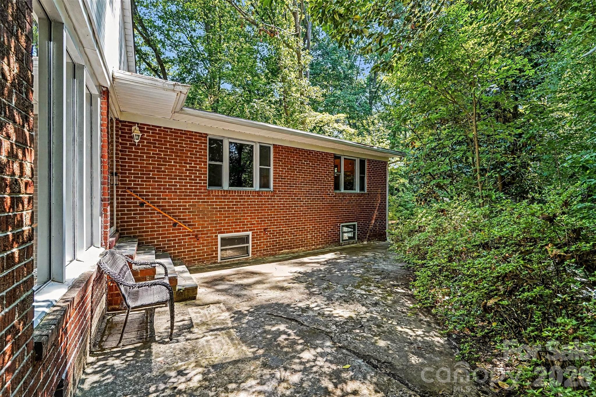812 Saint Michaels Lane, Gastonia, NC - photo 31 of 36