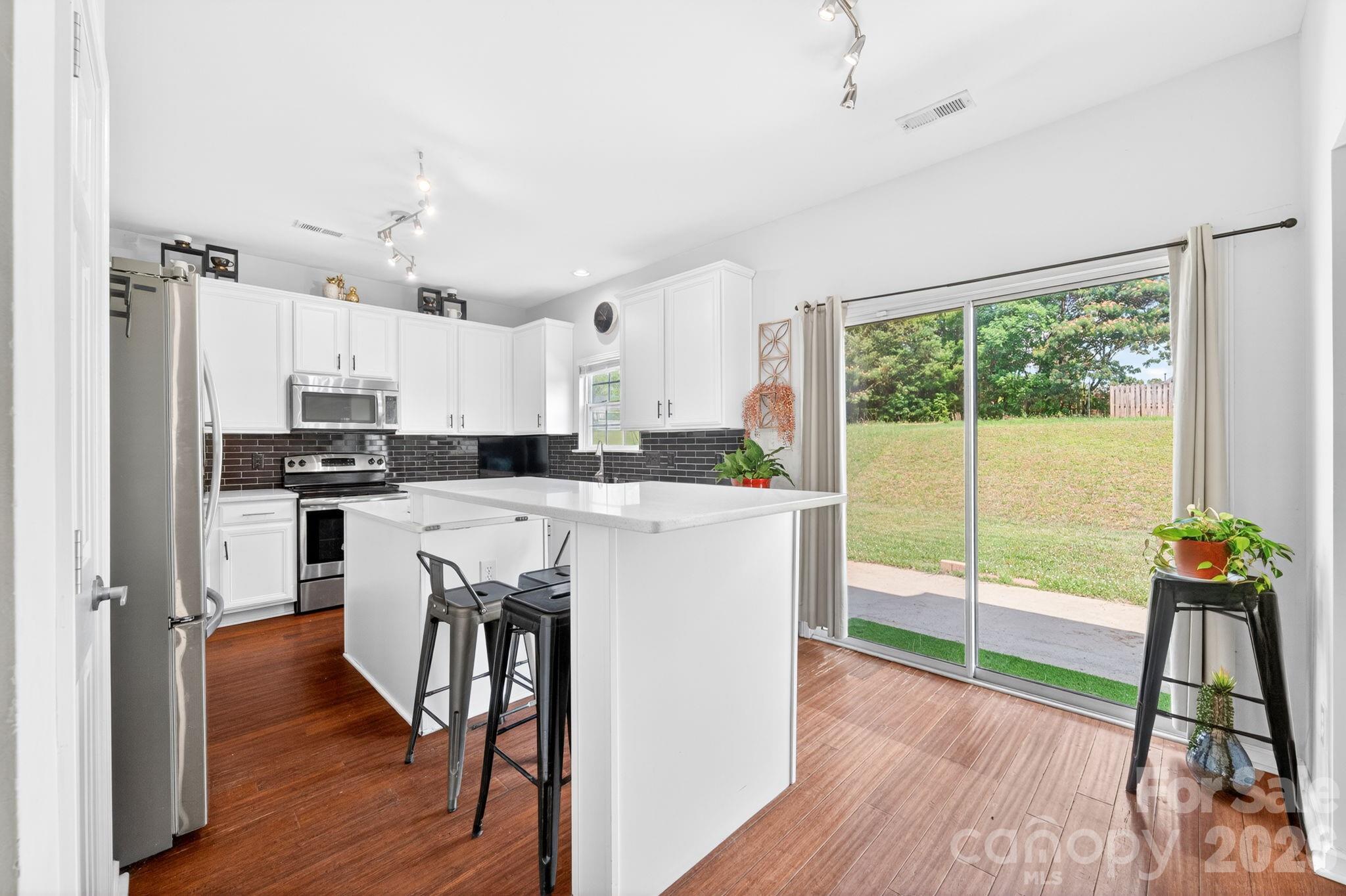 Photo 14 of 2508 OAKDALE CREEK Lane17, Charlotte, NC
