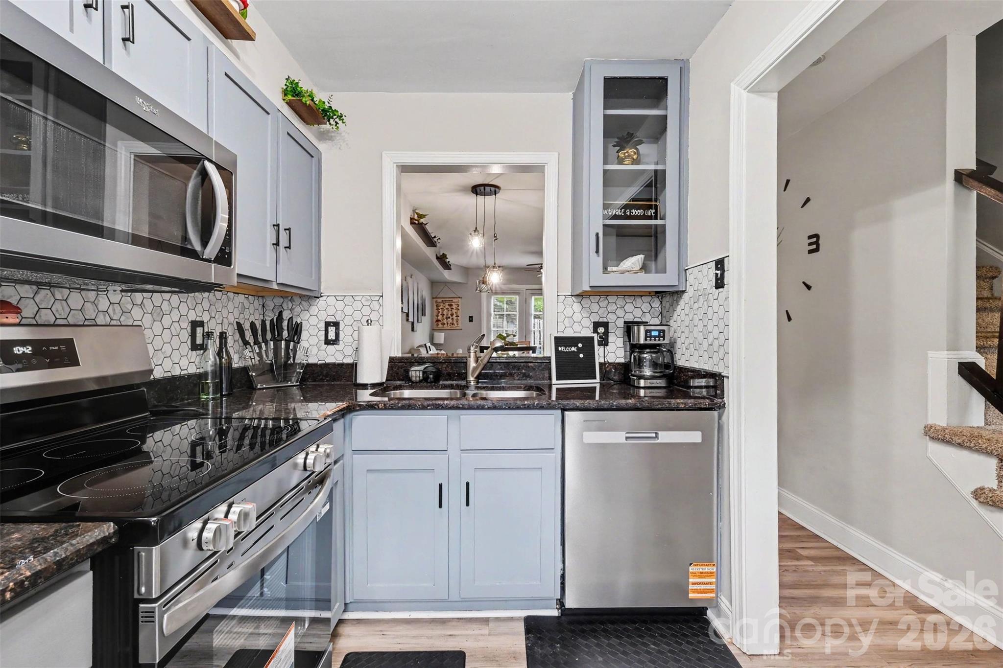 Photo 5 of 1201 Green Oaks Lane, Charlotte, NC