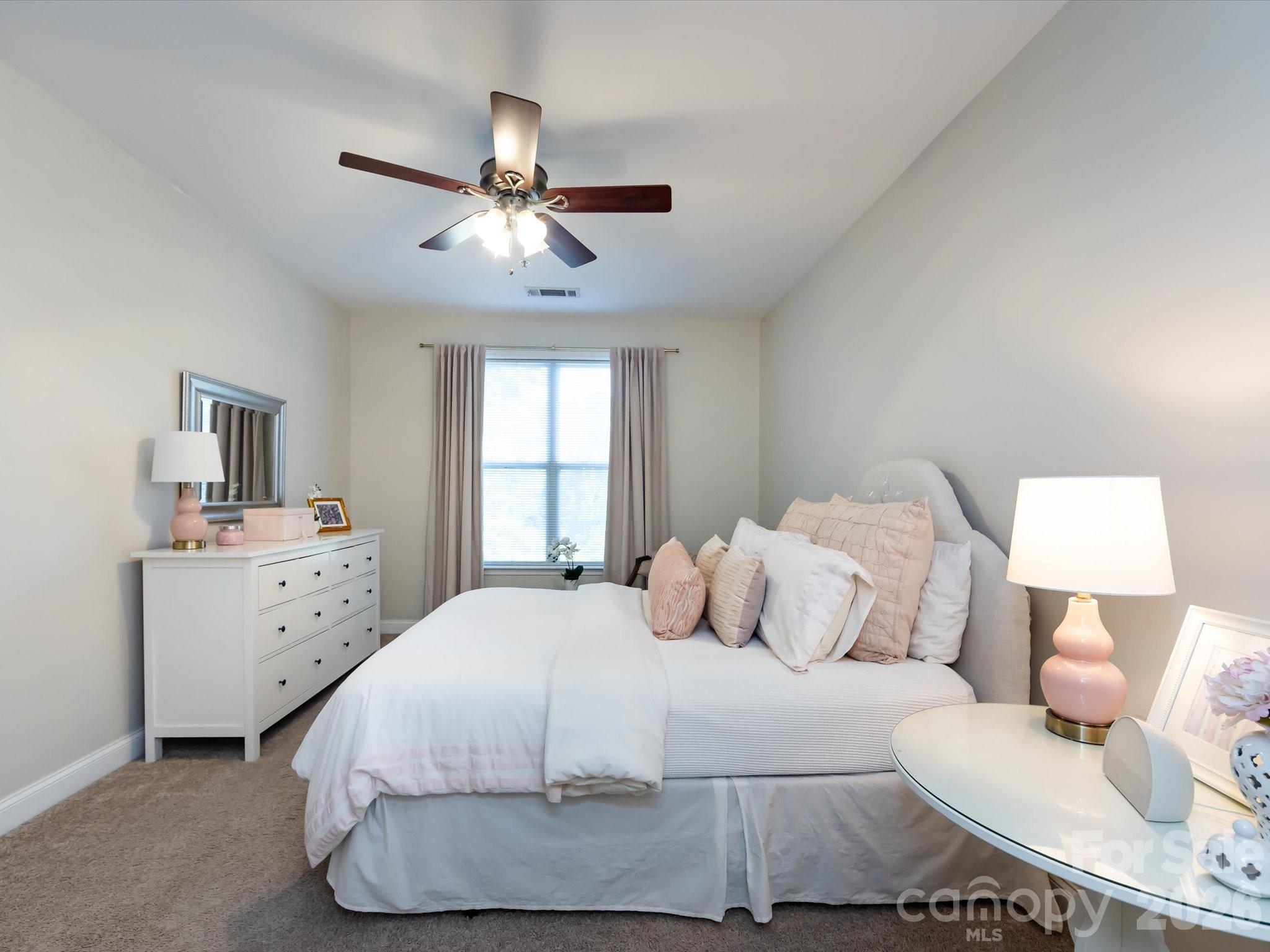 Photo 17 of 1000 E Woodlawn Road113, Charlotte, NC