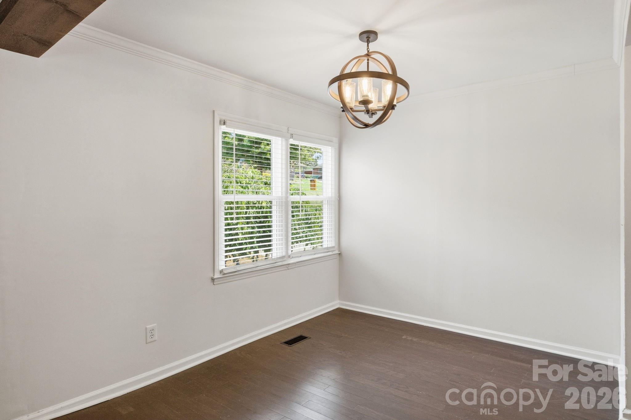 6727 Glenmoor Drive, Charlotte, NC - photo 8 of 32