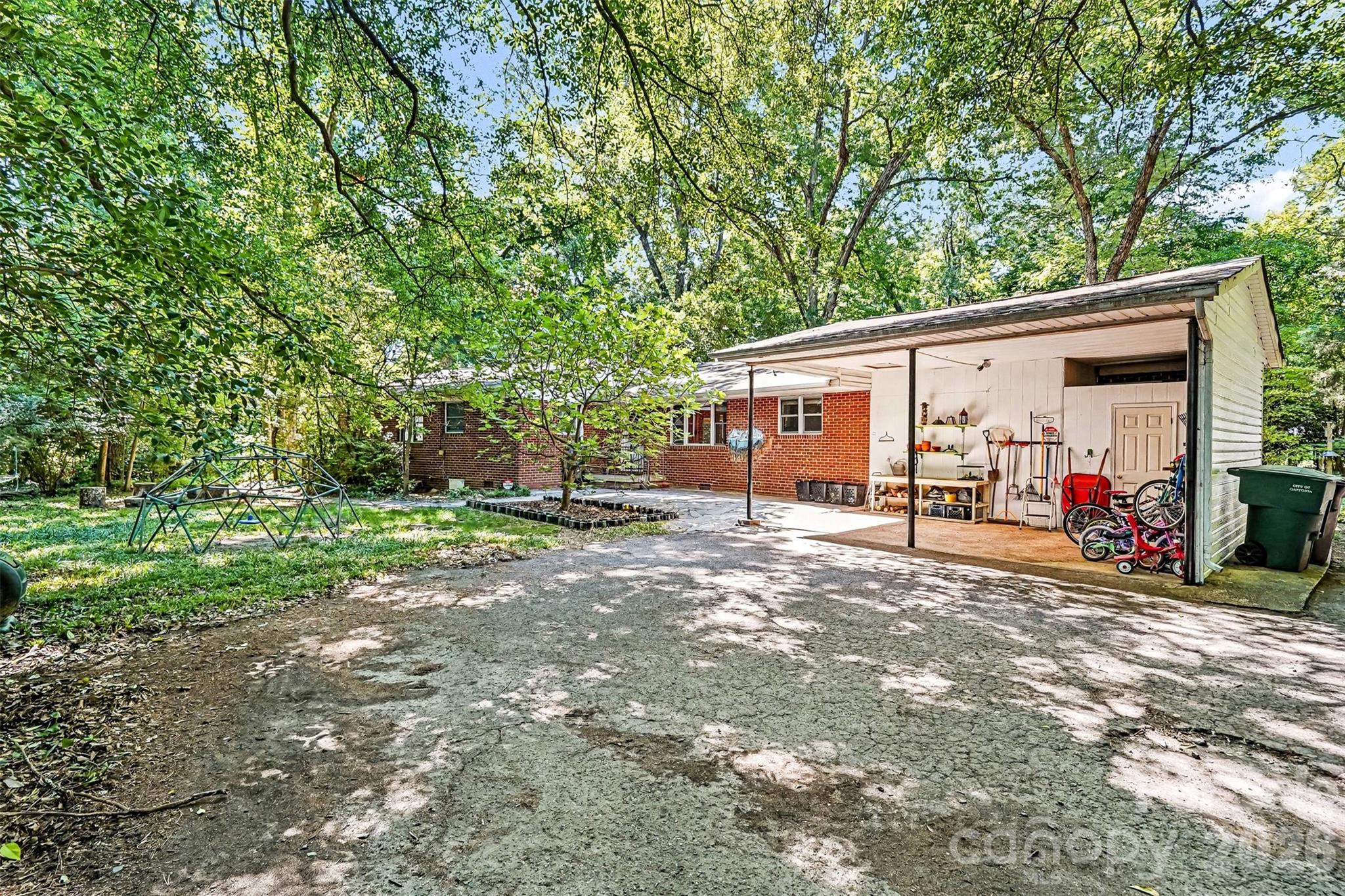 812 Saint Michaels Lane, Gastonia, NC - photo 34 of 36