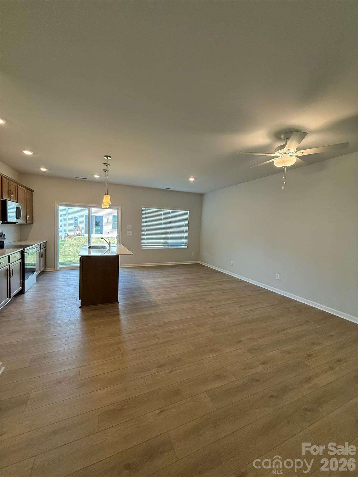 Photo 4 of 6332 Abelia Avenue, Charlotte, NC