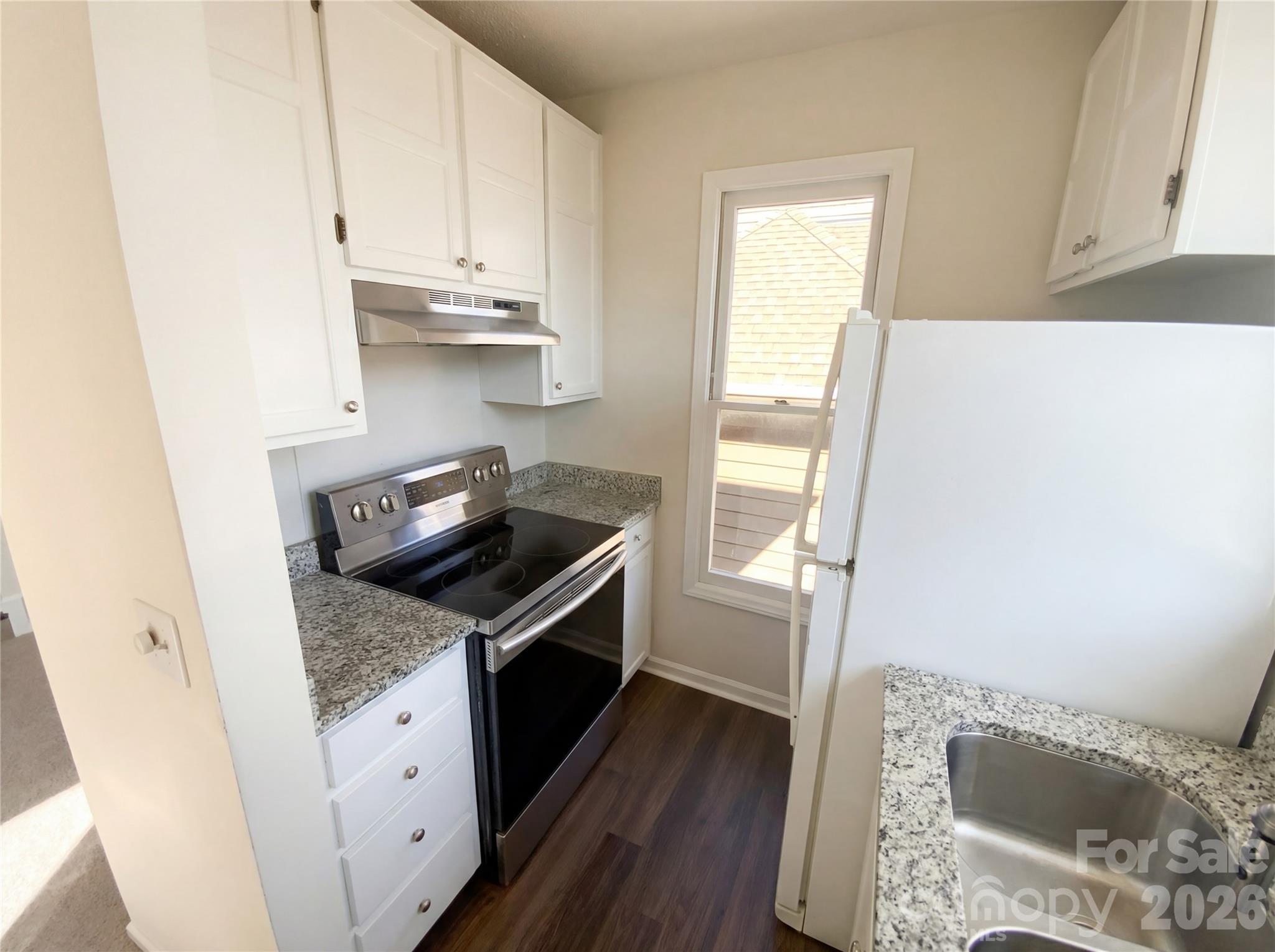 Photo 2 of 1101 E Morehead Street33, Charlotte, NC