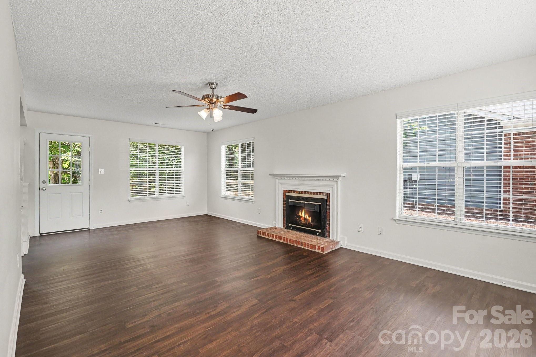 Photo 2 of 12127 Landing Green Drive, Charlotte, NC