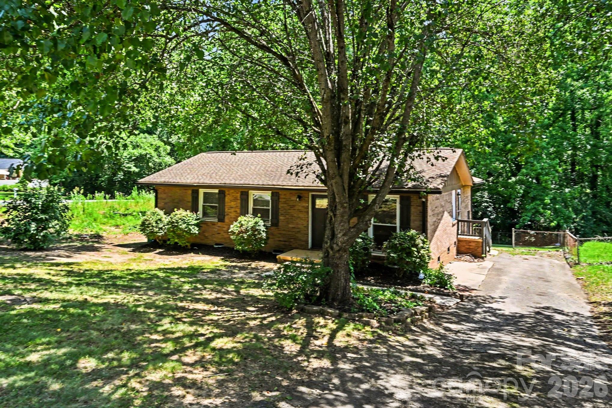 Photo 2 of 1126 Claremont Road, Charlotte, NC