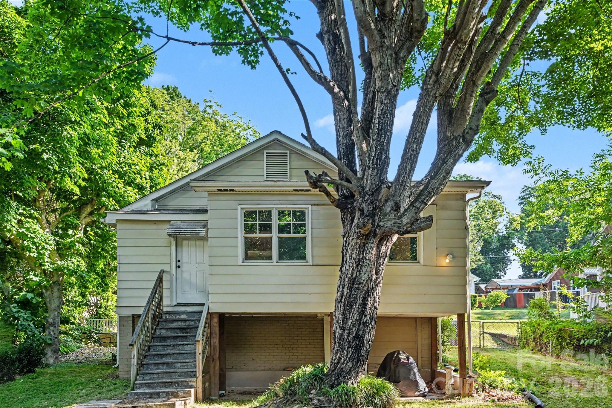 611 E 4th Avenue, Gastonia, NC - photo 16 of 18