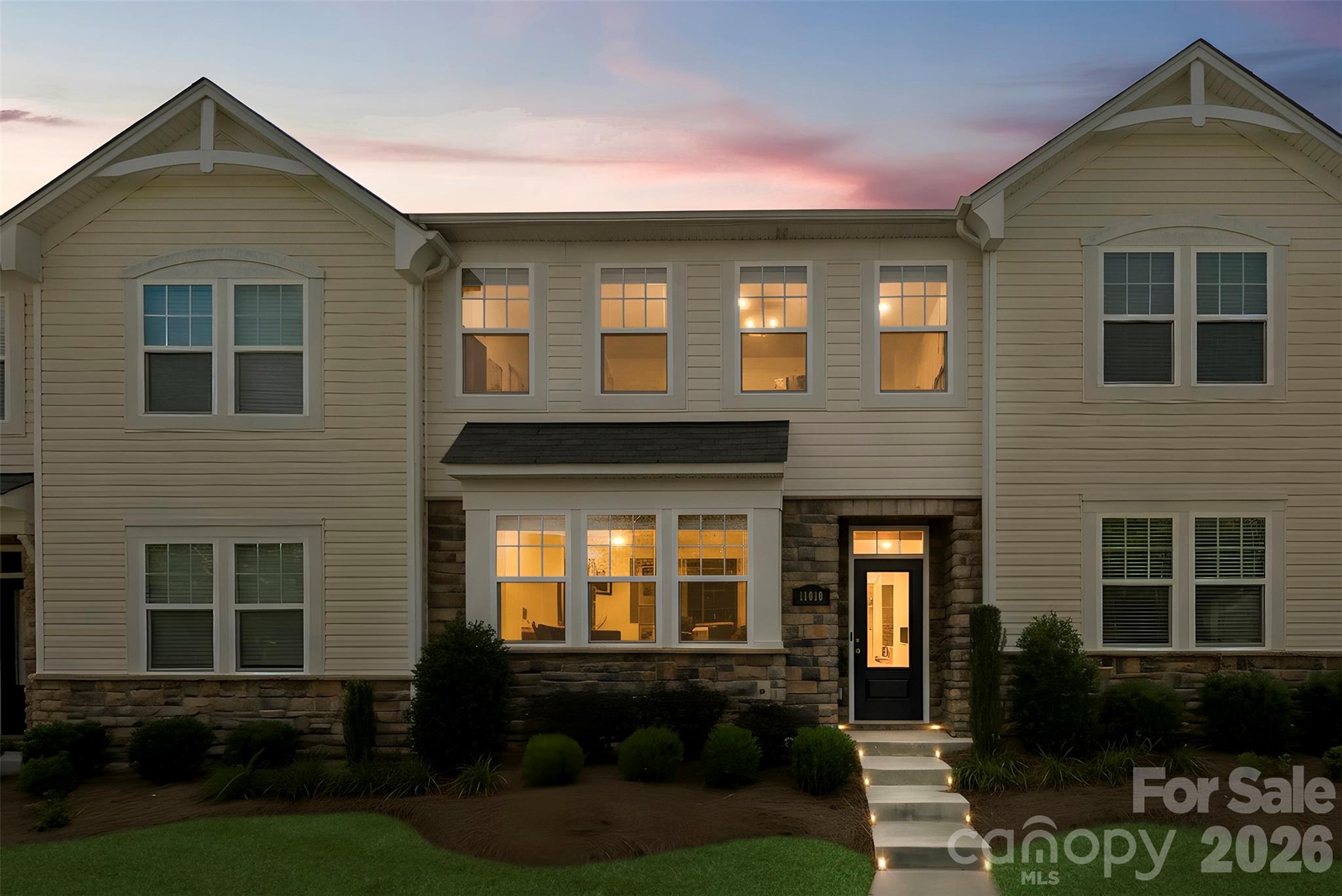 Photo 2 of 11010 Chalkbark Lane, Charlotte, NC