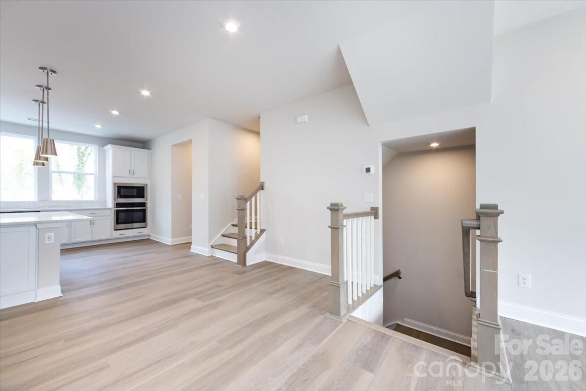 Photo 10 of 909 Archway Lane, Charlotte, NC
