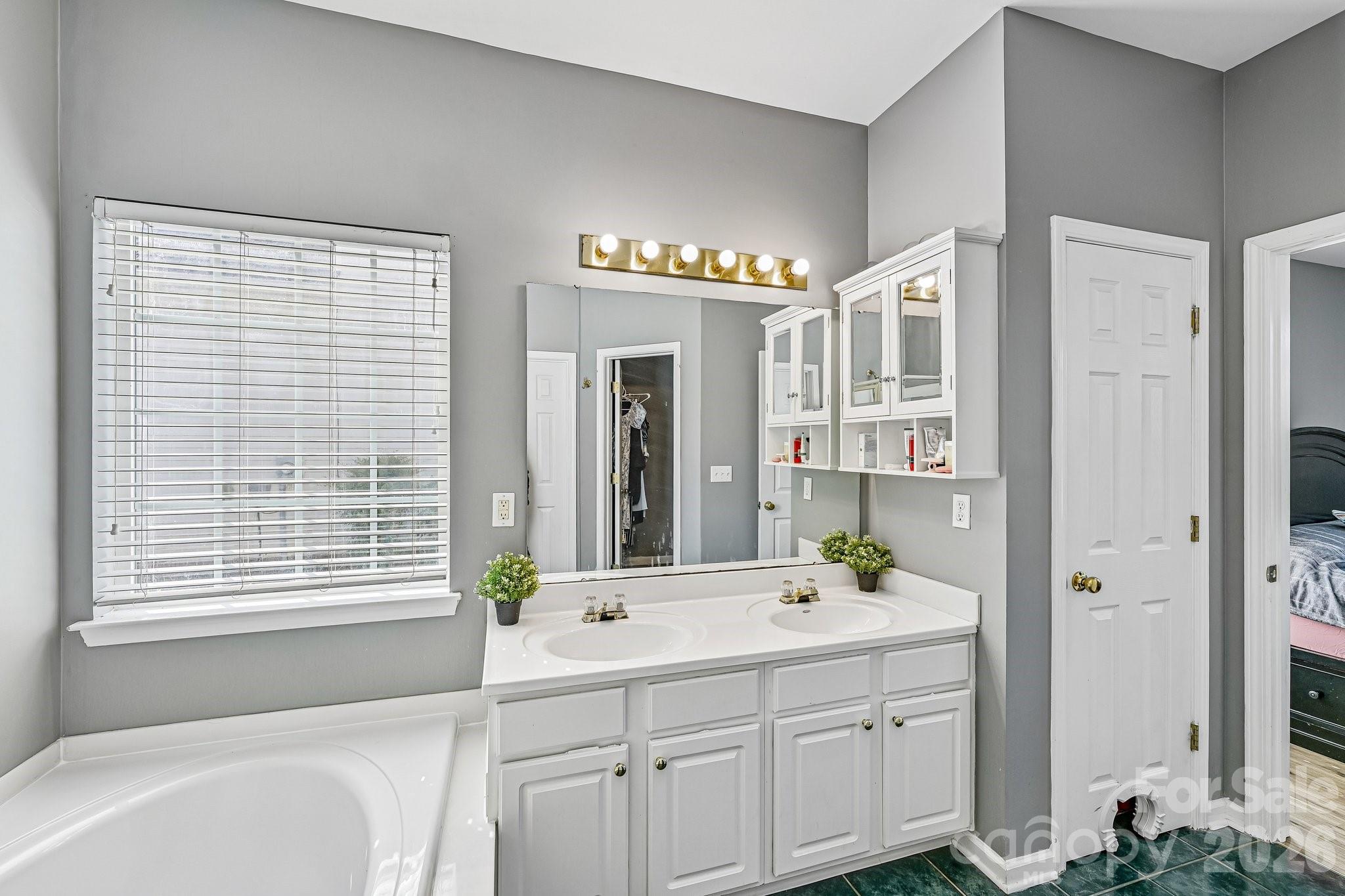 5755 Cambridge Bay Drive, Charlotte, NC - photo 28 of 48